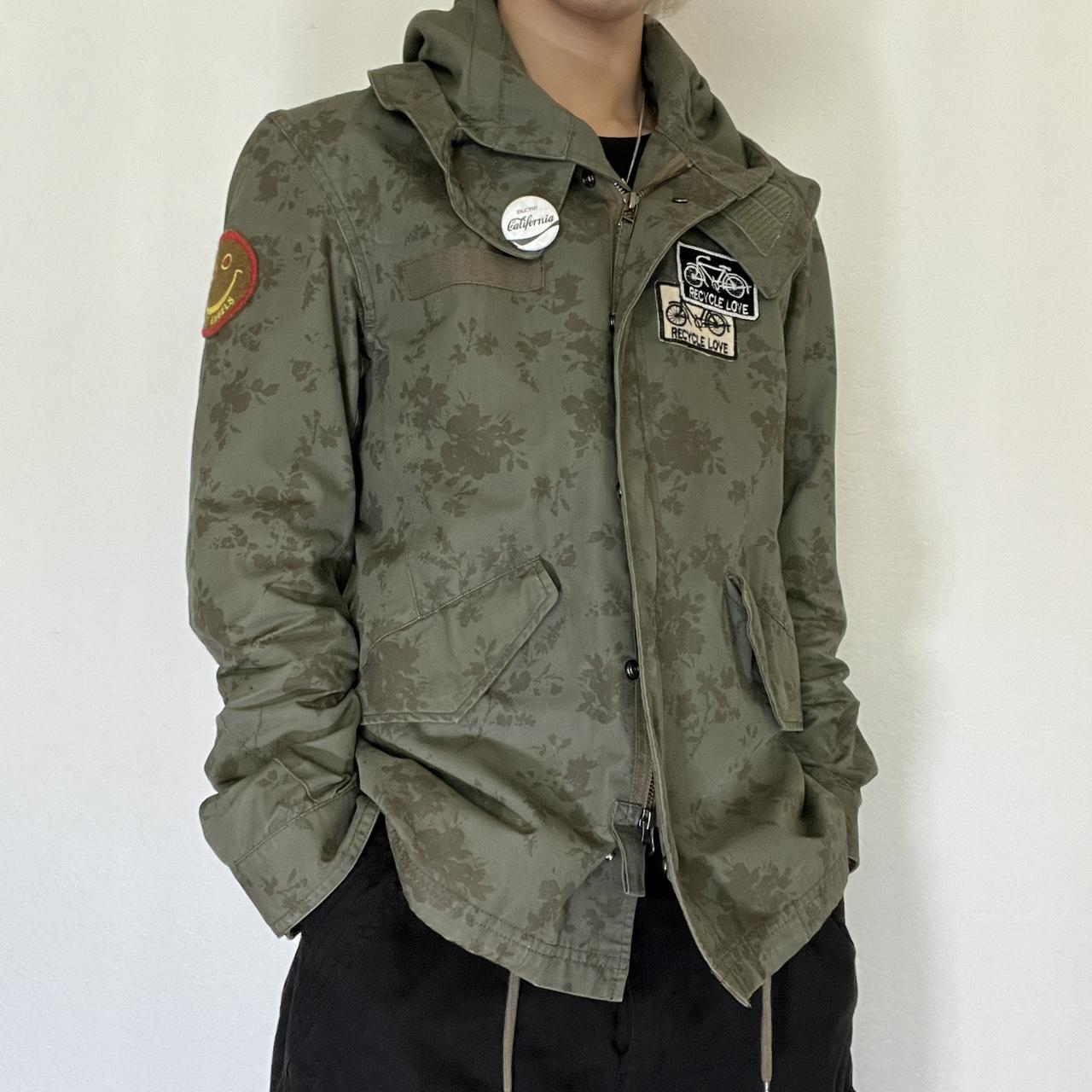 Army style Jacket/ Coat Fits Medium Model: 5'7 | 115... - Depop