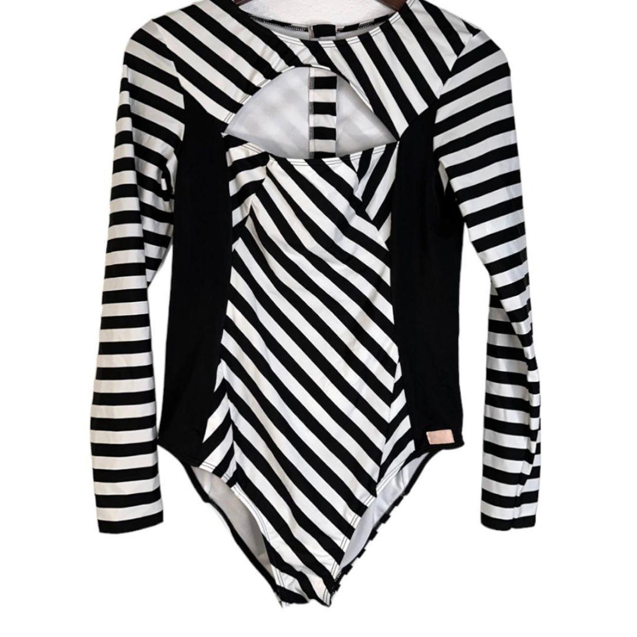 Item: ROXY Pop Surf Women’s Large Longsleeve UPF 50... - Depop