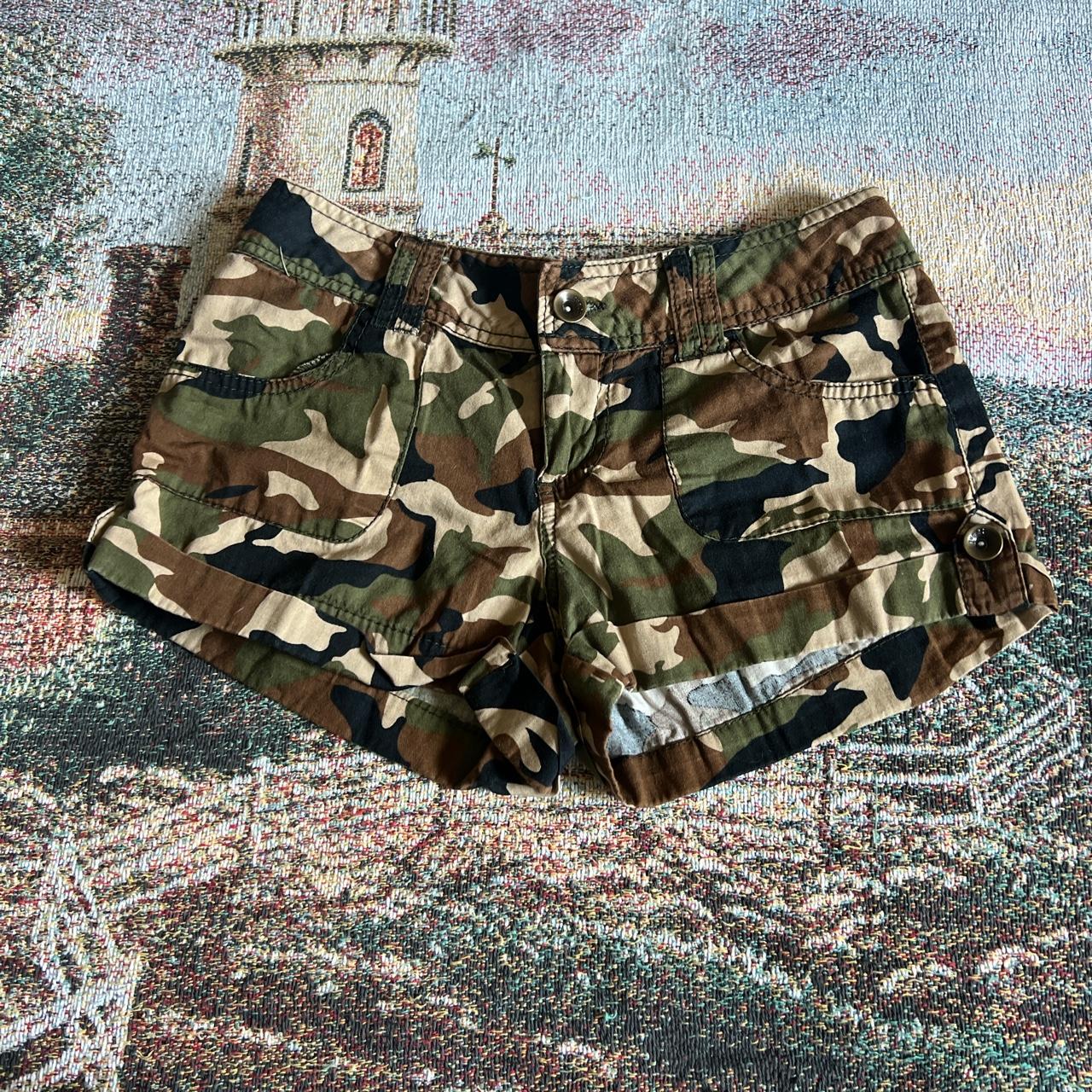 -Y2K Rue 21 Camo Shorts -Size 0 -No flaws or stains... - Depop