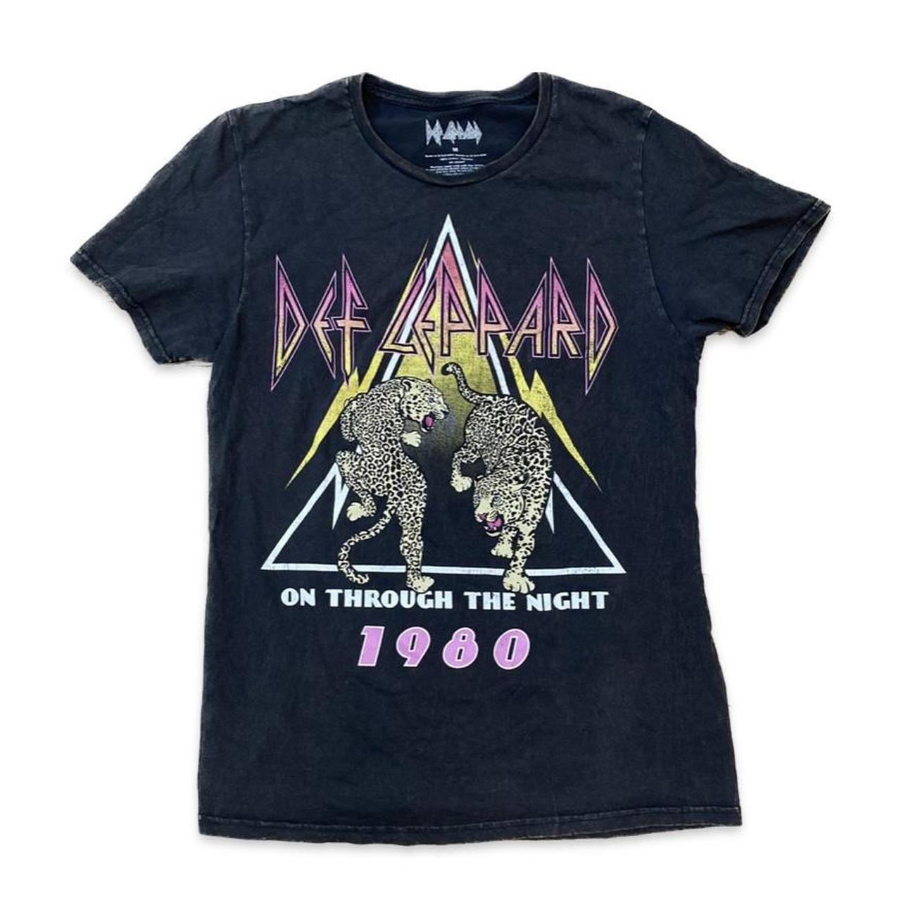 Modern Def leopard band tee 🌎Item info: No rips or... - Depop