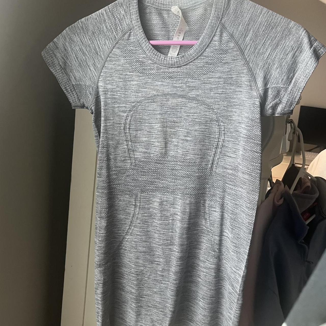 Lululemon Grey Swiftly Tech Short Sleeve Size... - Depop