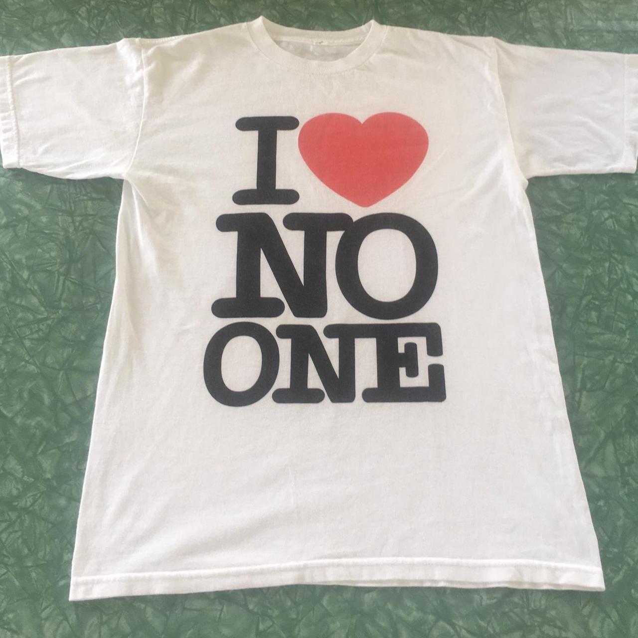 Weirdly misanthropic “I ️ NO ONE” T-shirt size... - Depop