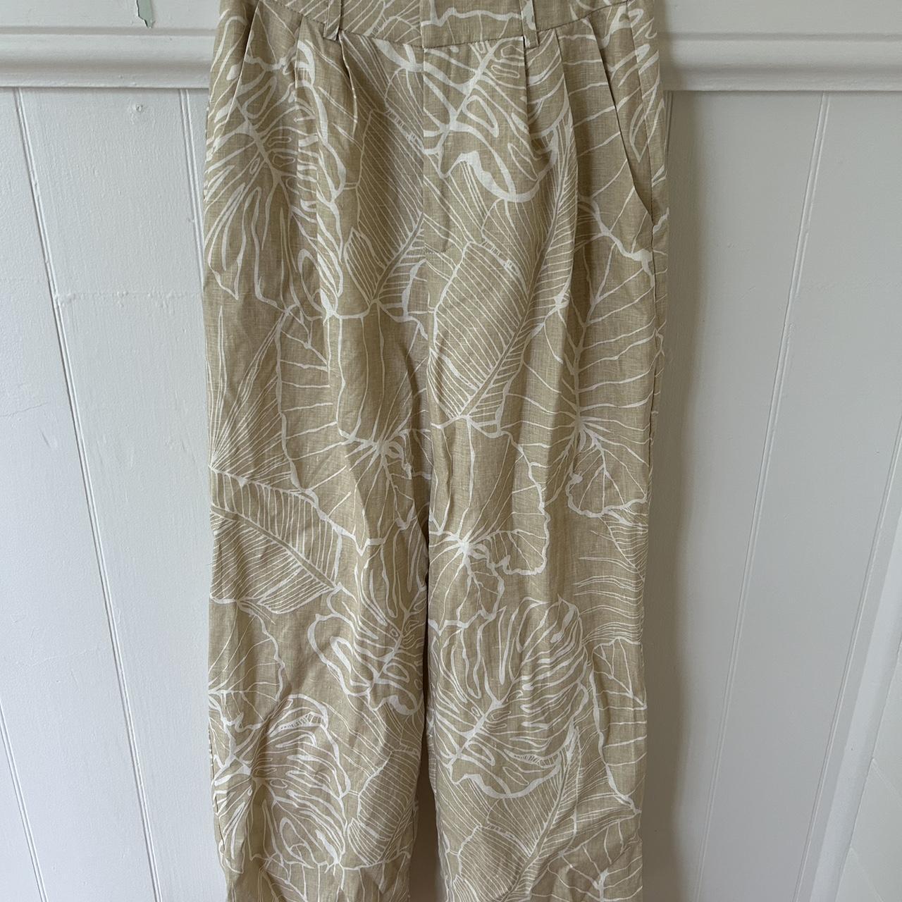 Dissh linen palm pants Size 8 - Depop