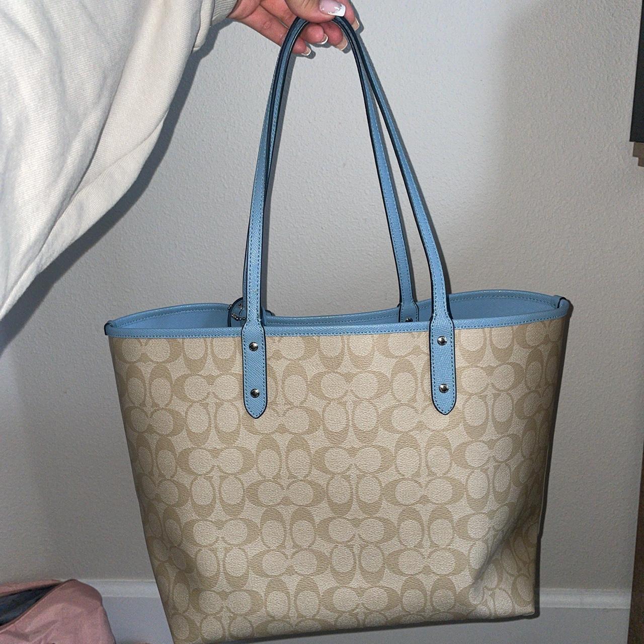 Real cute coach bag! It’s kinda like a tote bag. I... - Depop