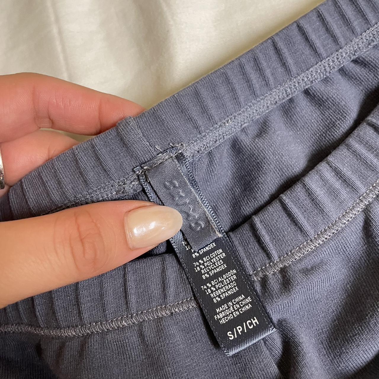 Skims matching set Bottoms small, top medium - Depop