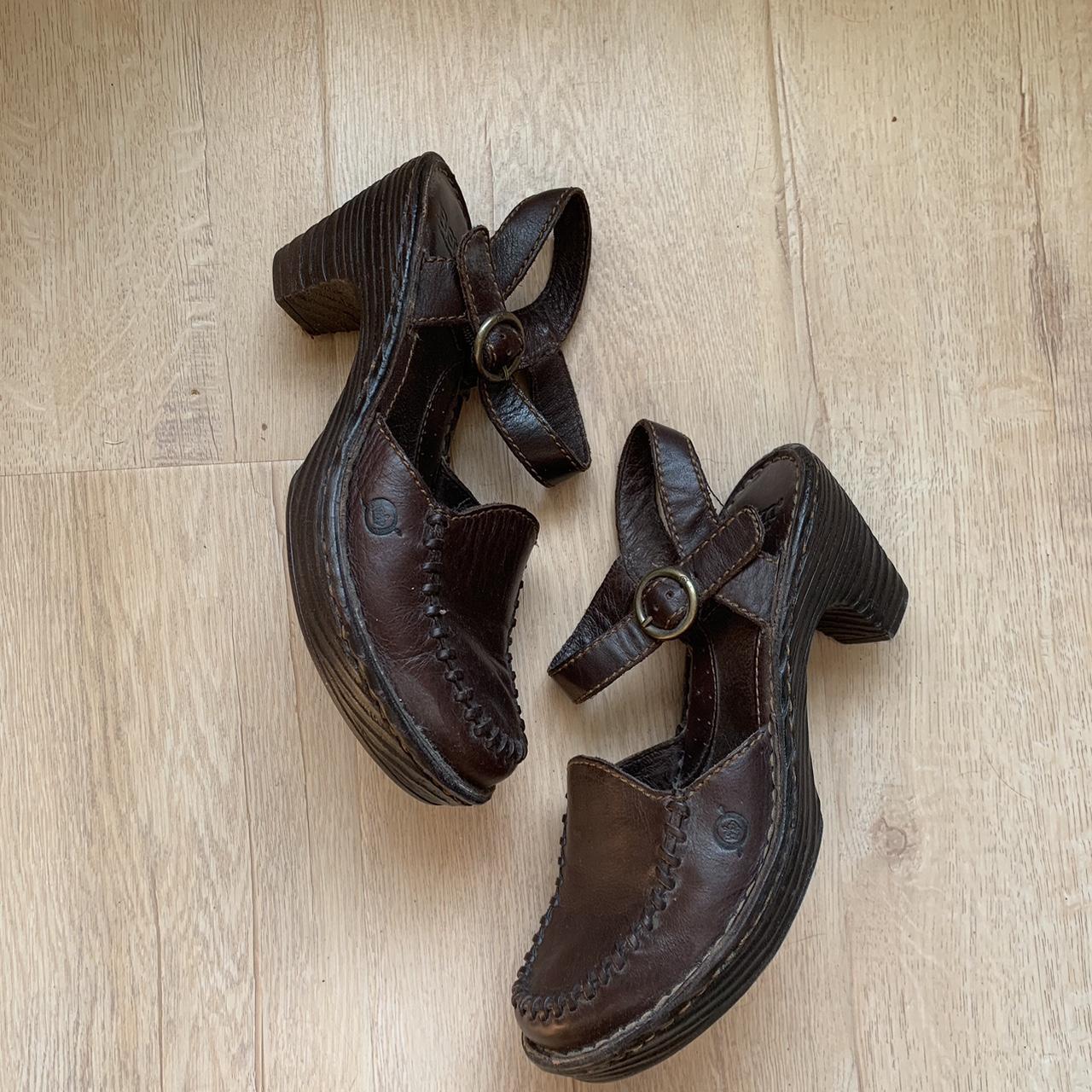Vintage Born brown leather clogs in size 7.... - Depop