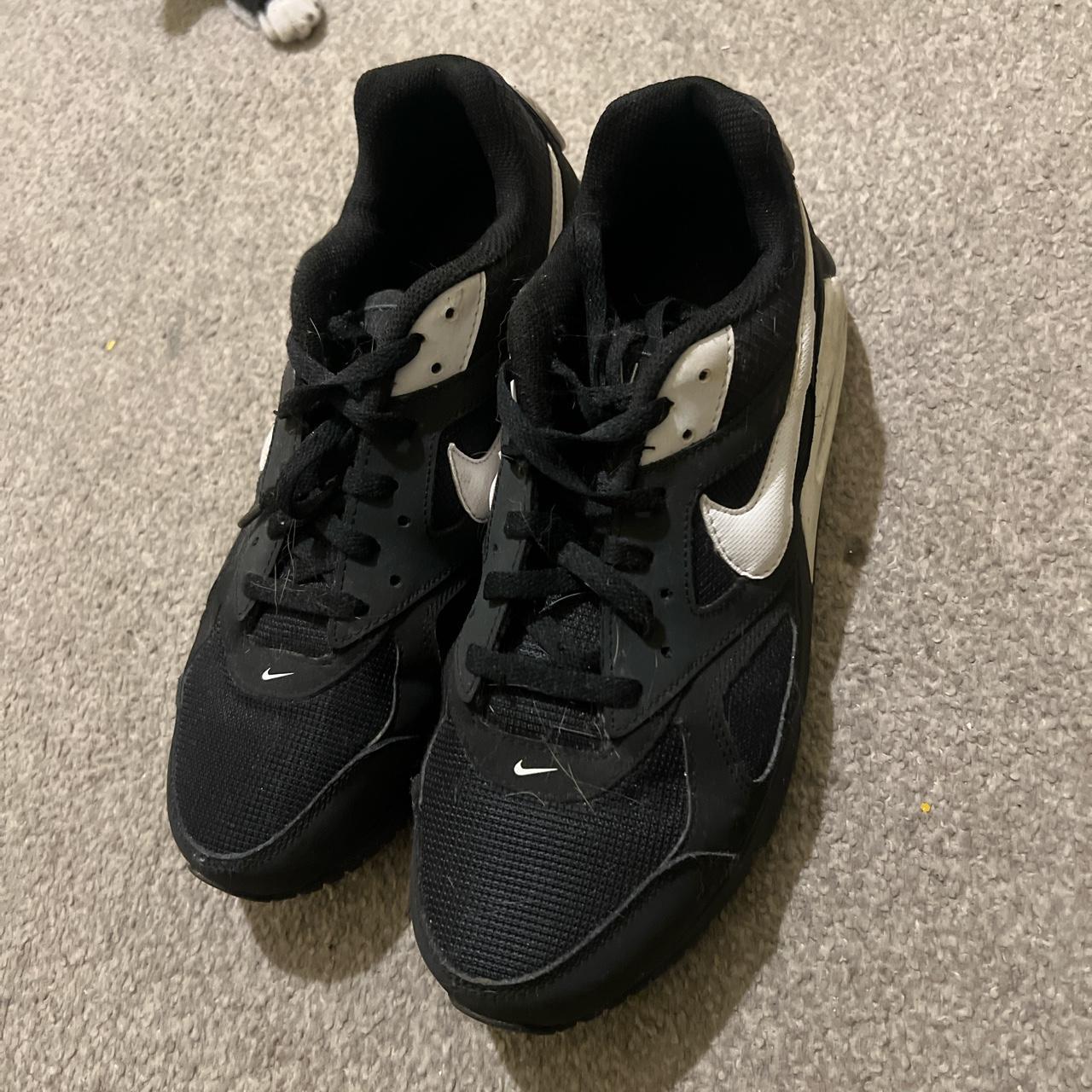 nike airs used maybe 4 times good condition - Depop