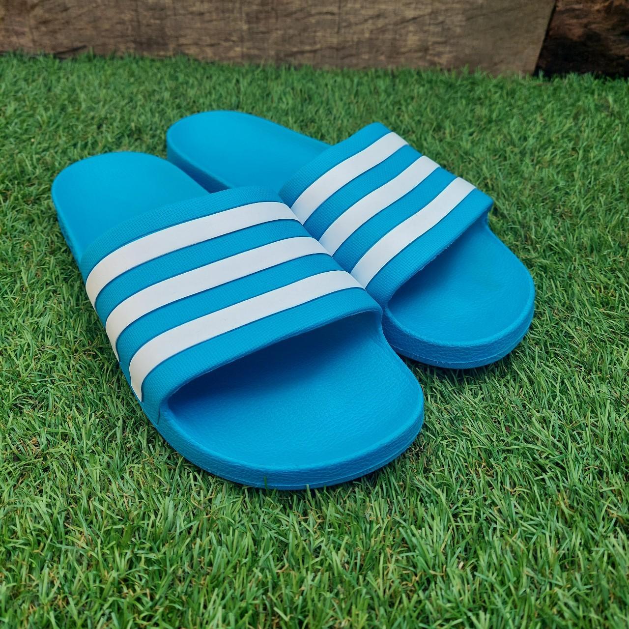 Adidas Men's White and Blue Slides | Depop