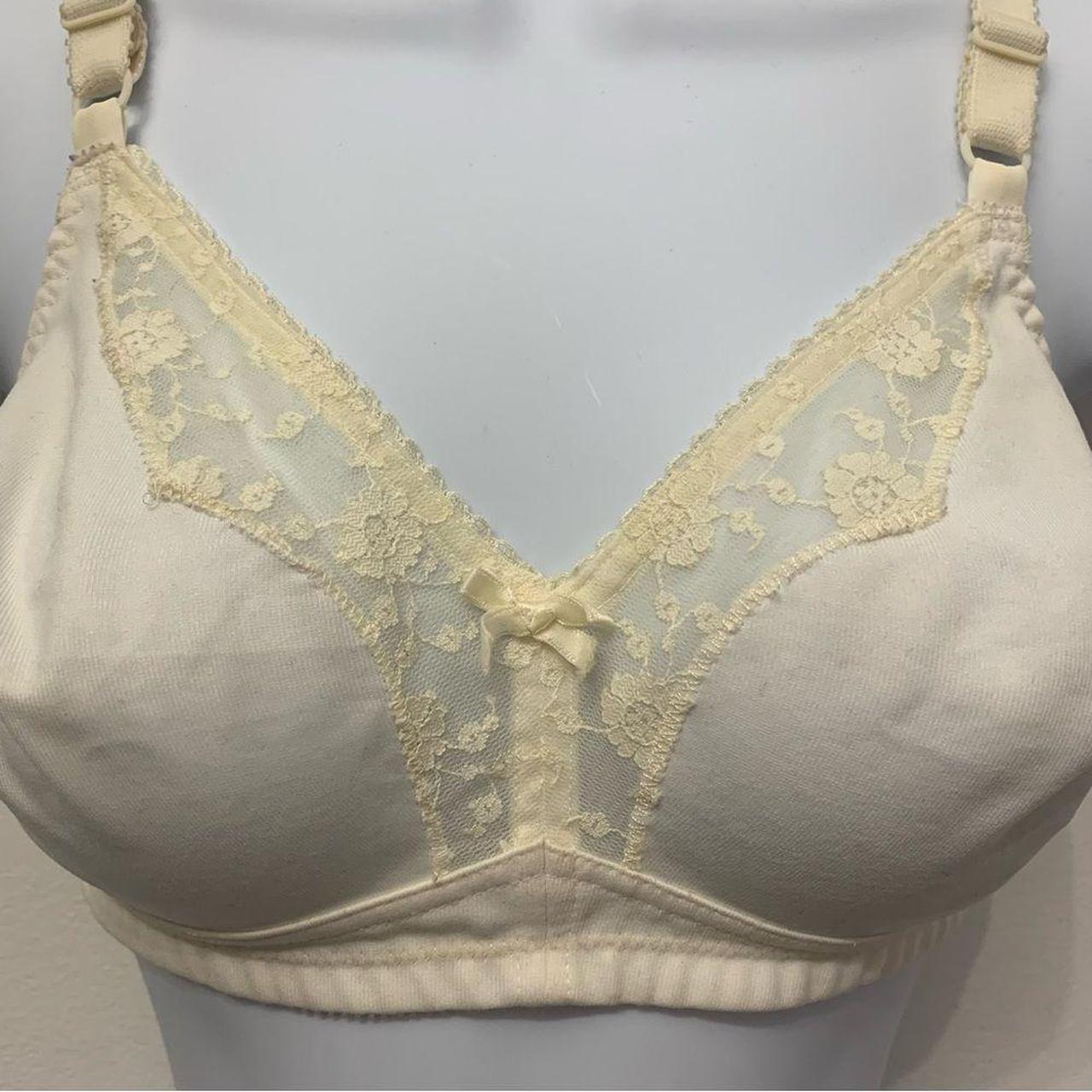 Vintage Playtex Bra 36B Cream White Women’s... - Depop