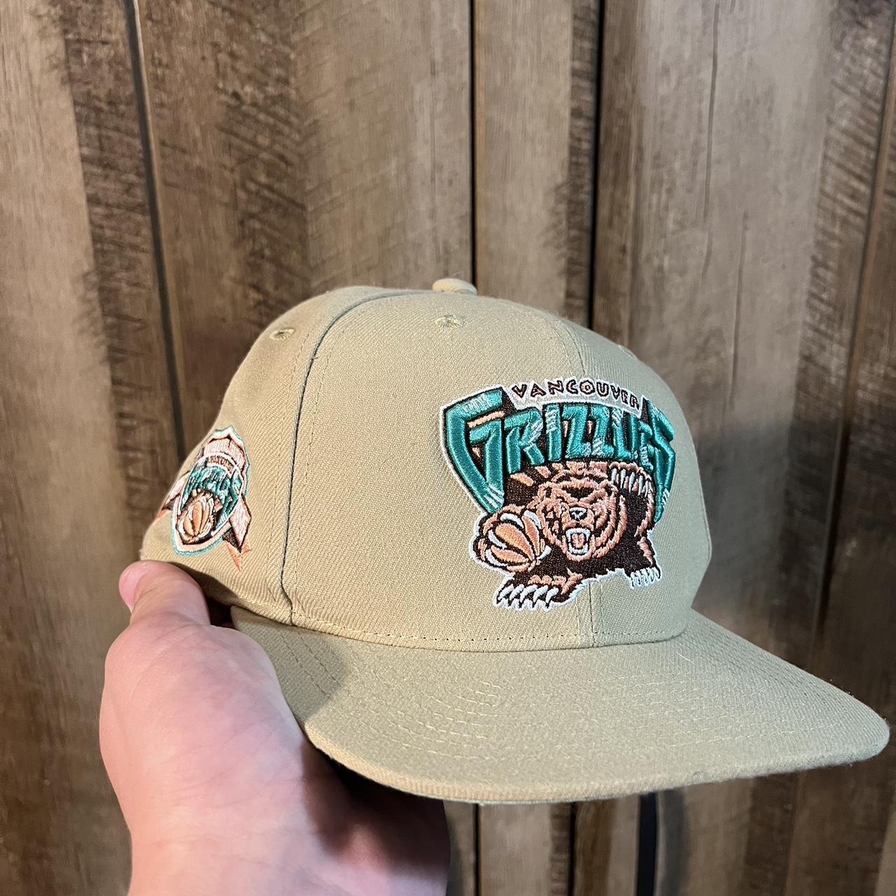 modern vancouver grizzlies hat fitted size 7... - Depop