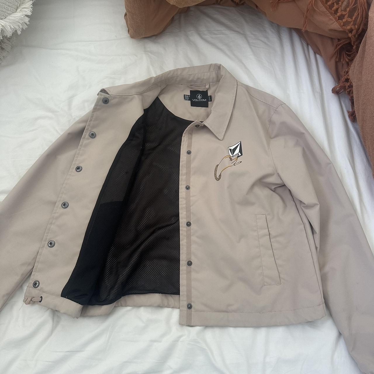Volcom Beige Jacket 💛 Cutest Water resistant volcom... - Depop