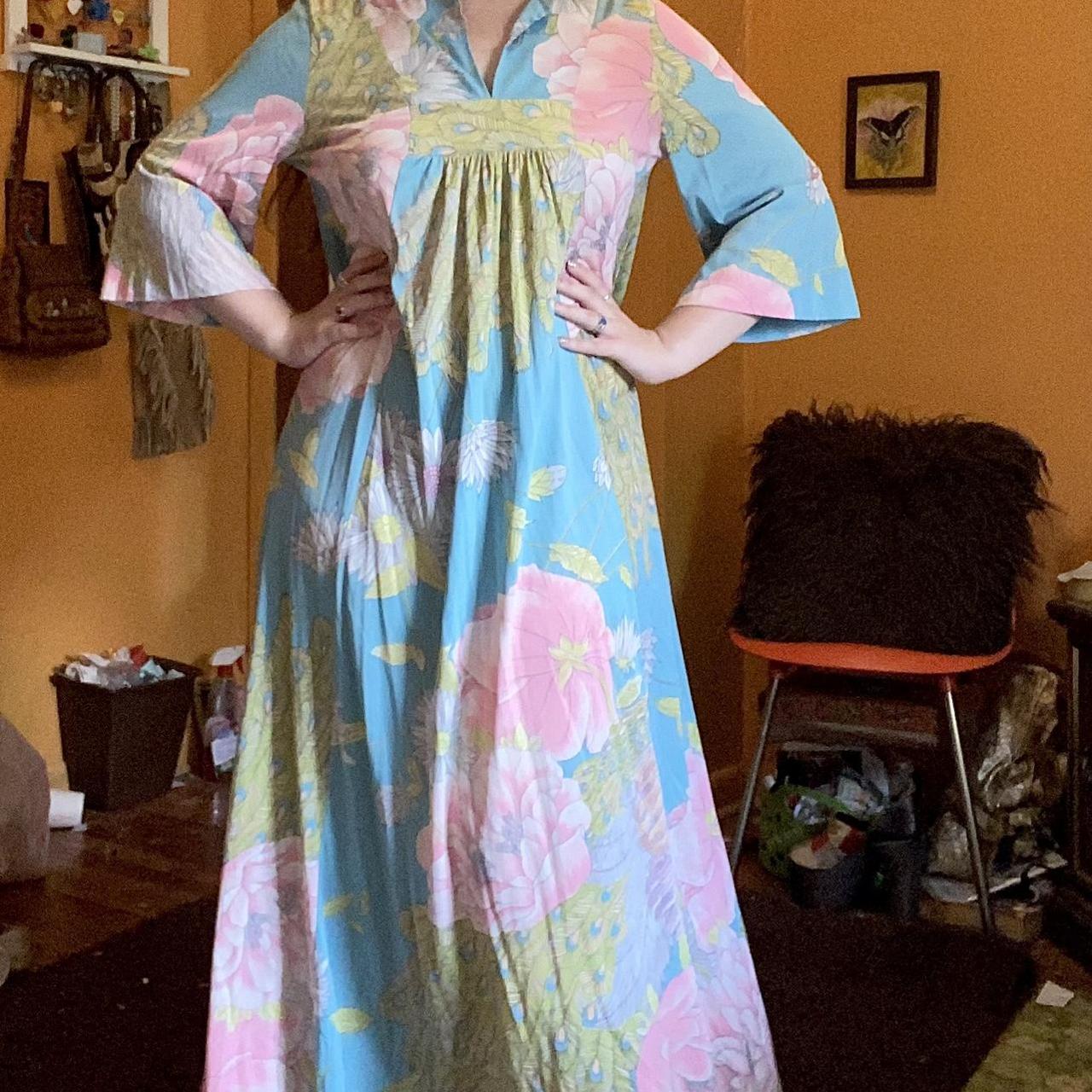 Authentic Vintage 70s Dress! Has a novelty... - Depop