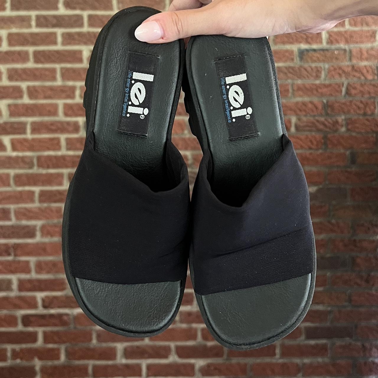 The cutest y2k lei platform sandals MESSAGE ME... - Depop