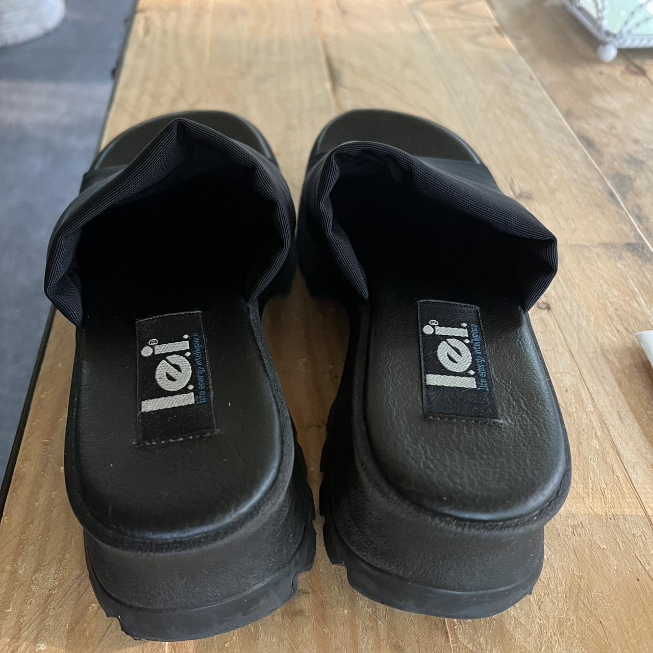 The cutest y2k lei platform sandals MESSAGE ME... - Depop