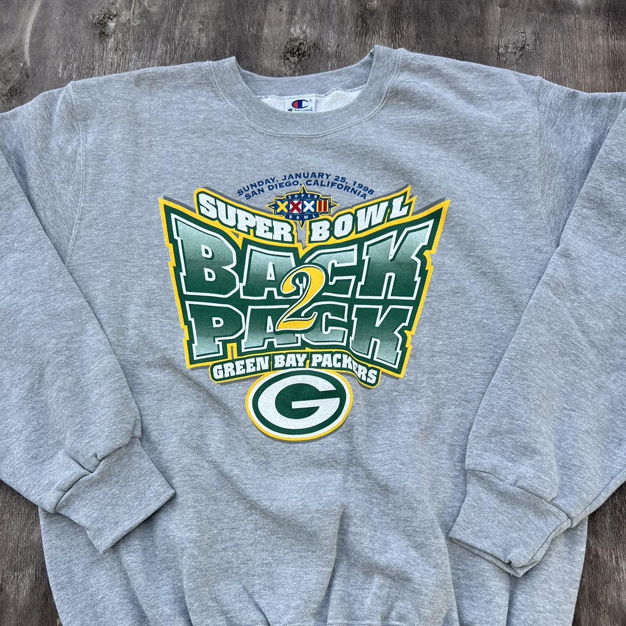 Packers 🏈 cozy. No rips. No stains. #vintage #packers - Depop