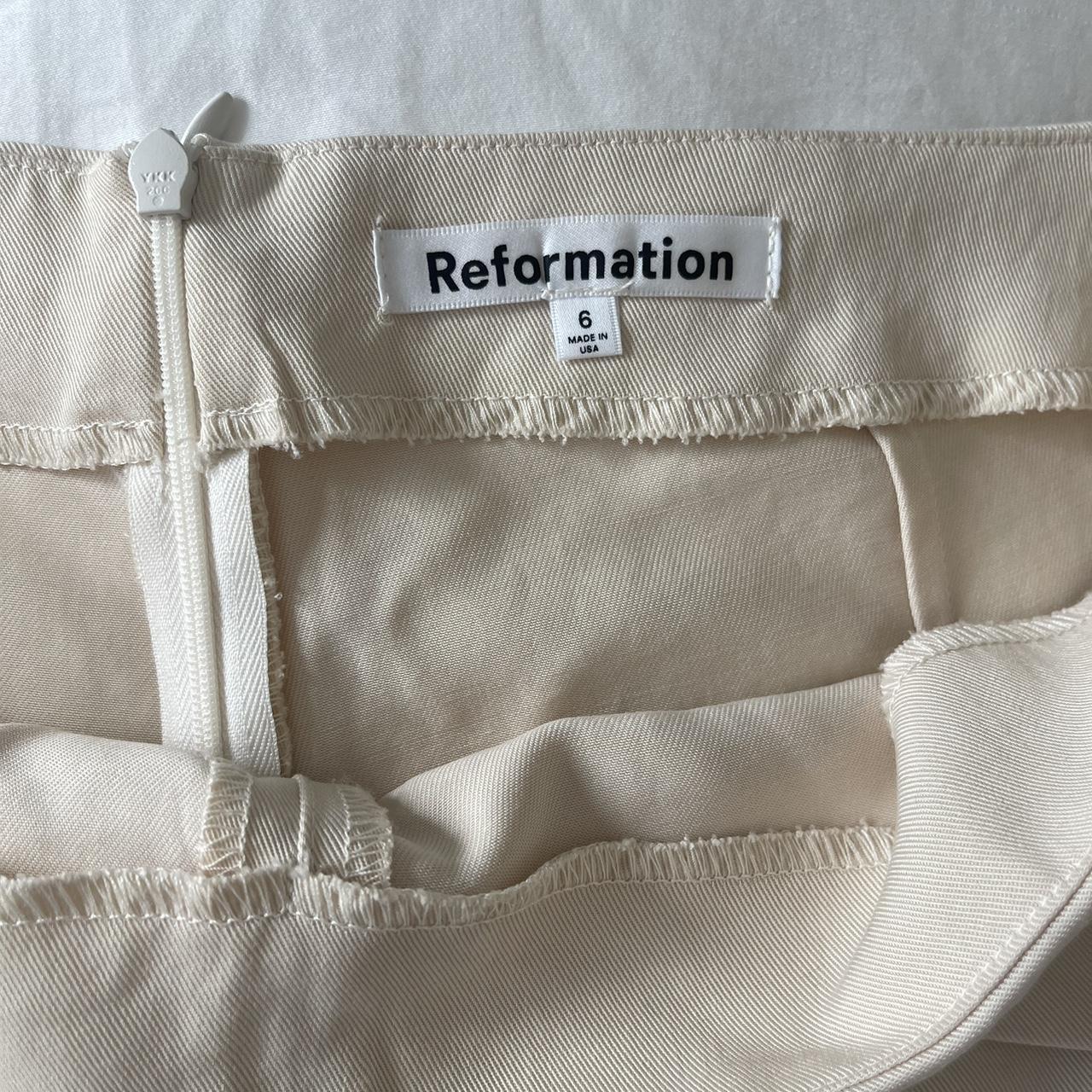 Reformation imogen skirt - sold out online, worn once - Depop