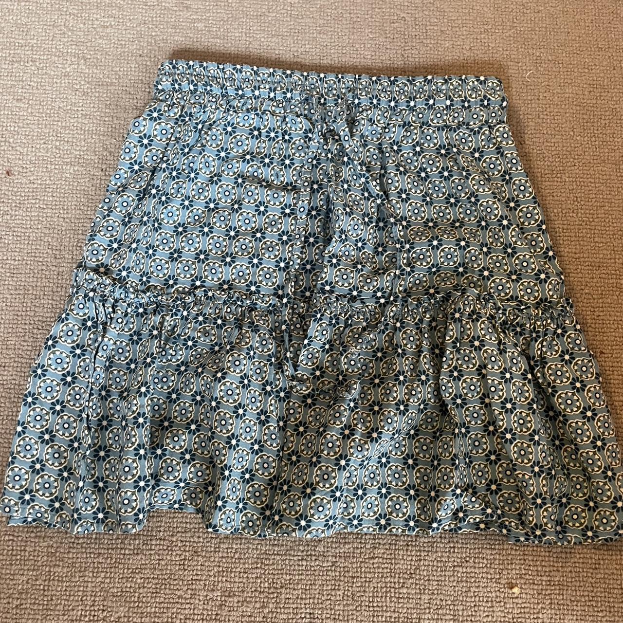 Subdued skirt Perf condition with no flaws Size XS... - Depop