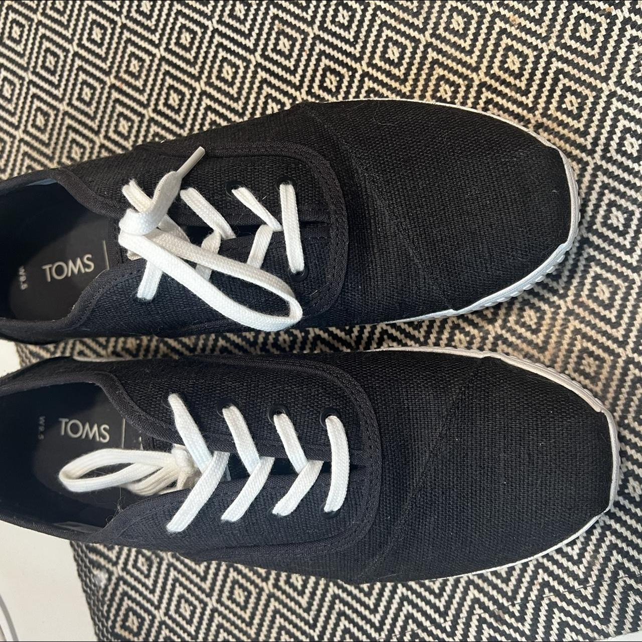 TOMS Women's Black Trainers | Depop