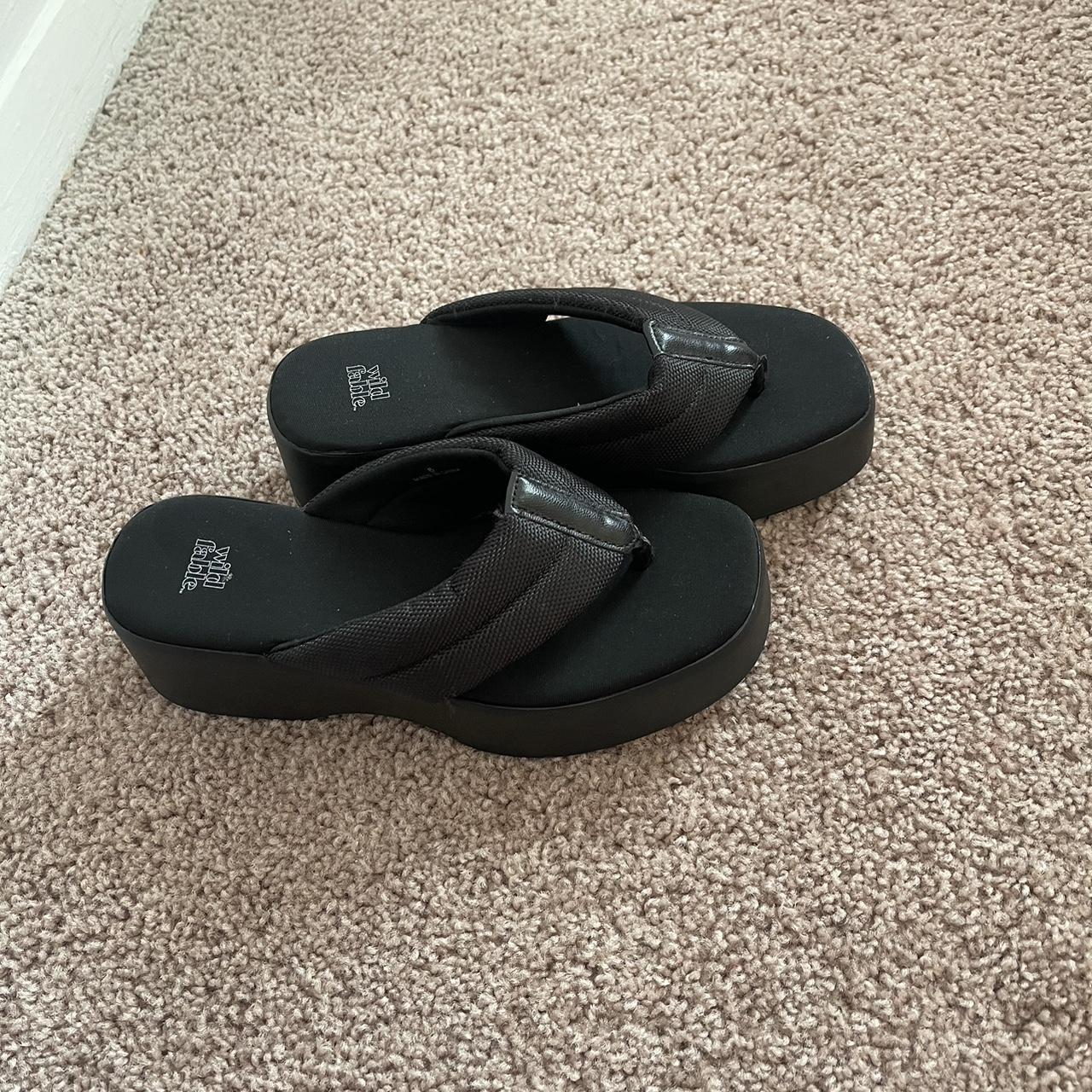 Wild fable platform flip flops! Never worn size 6... - Depop