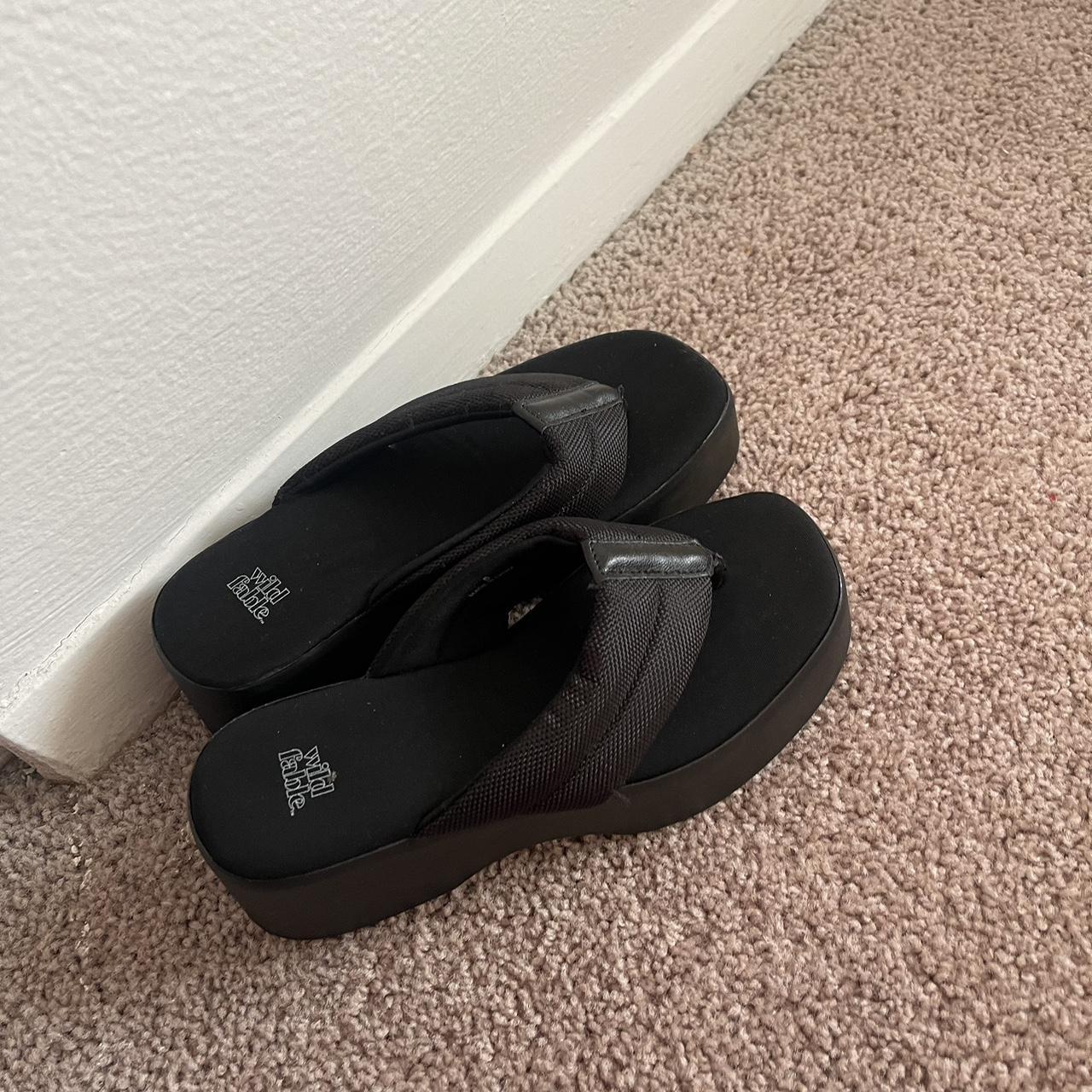 Wild fable platform flip flops! Never worn size 6... - Depop