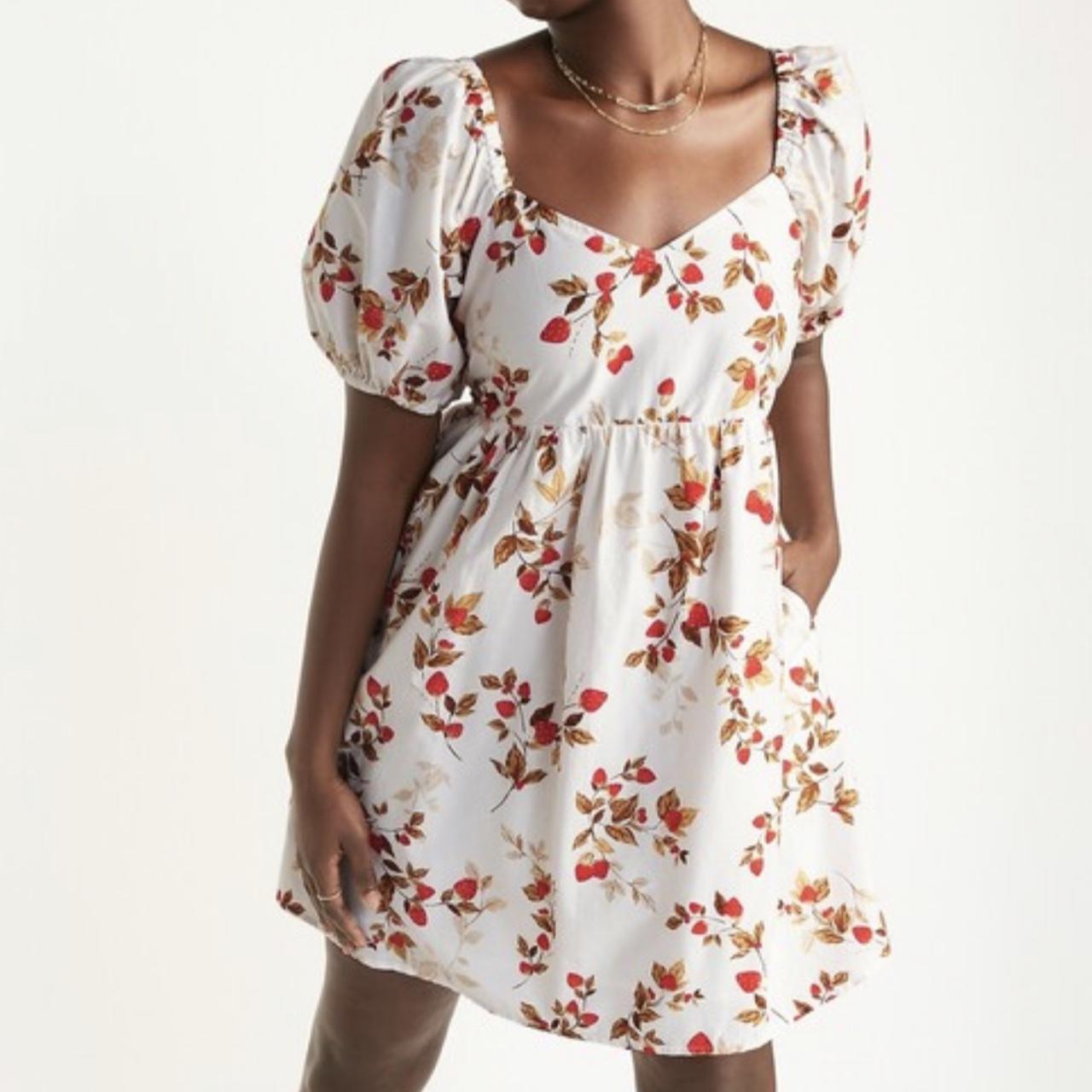 Old Navy Strawberry print puff-sleeve dress. Women’s... - Depop