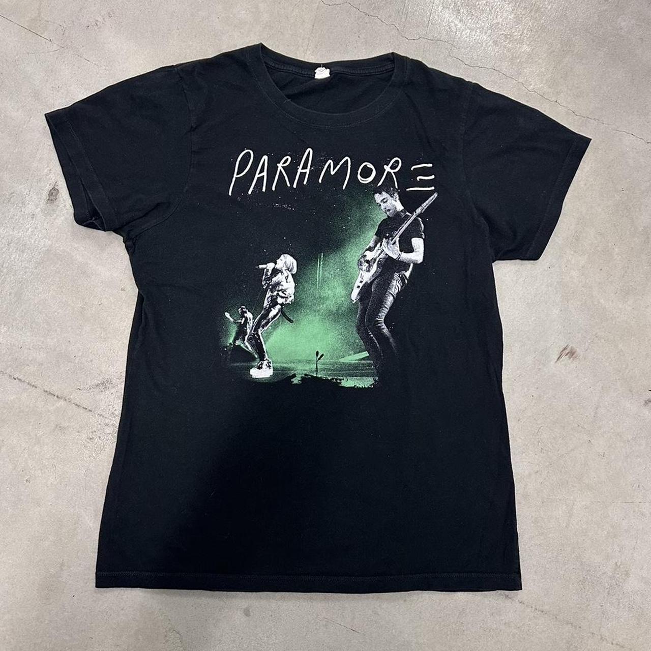 early 2000s paramore band concert t-shirt size... | Depop