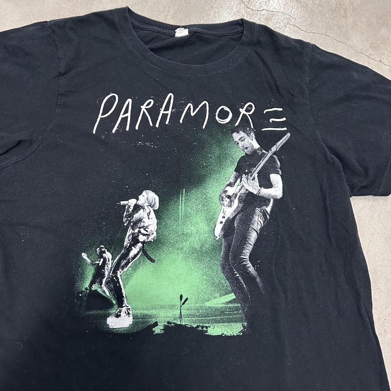 early 2000s paramore band concert t-shirt size... | Depop