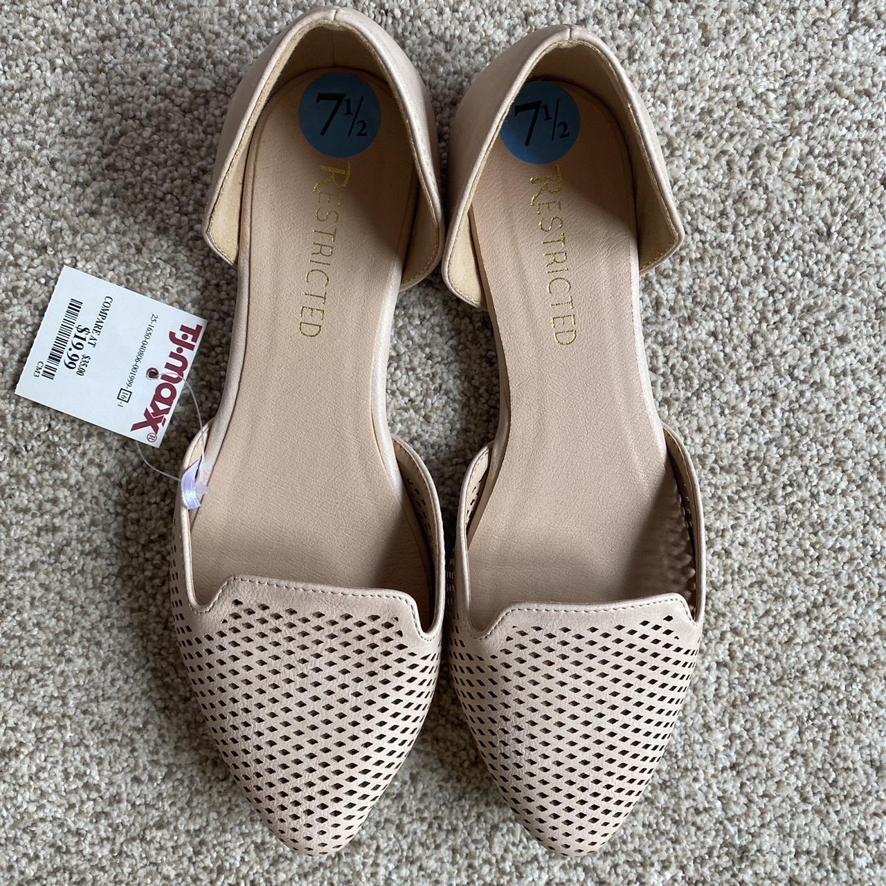 Cream flats - Depop