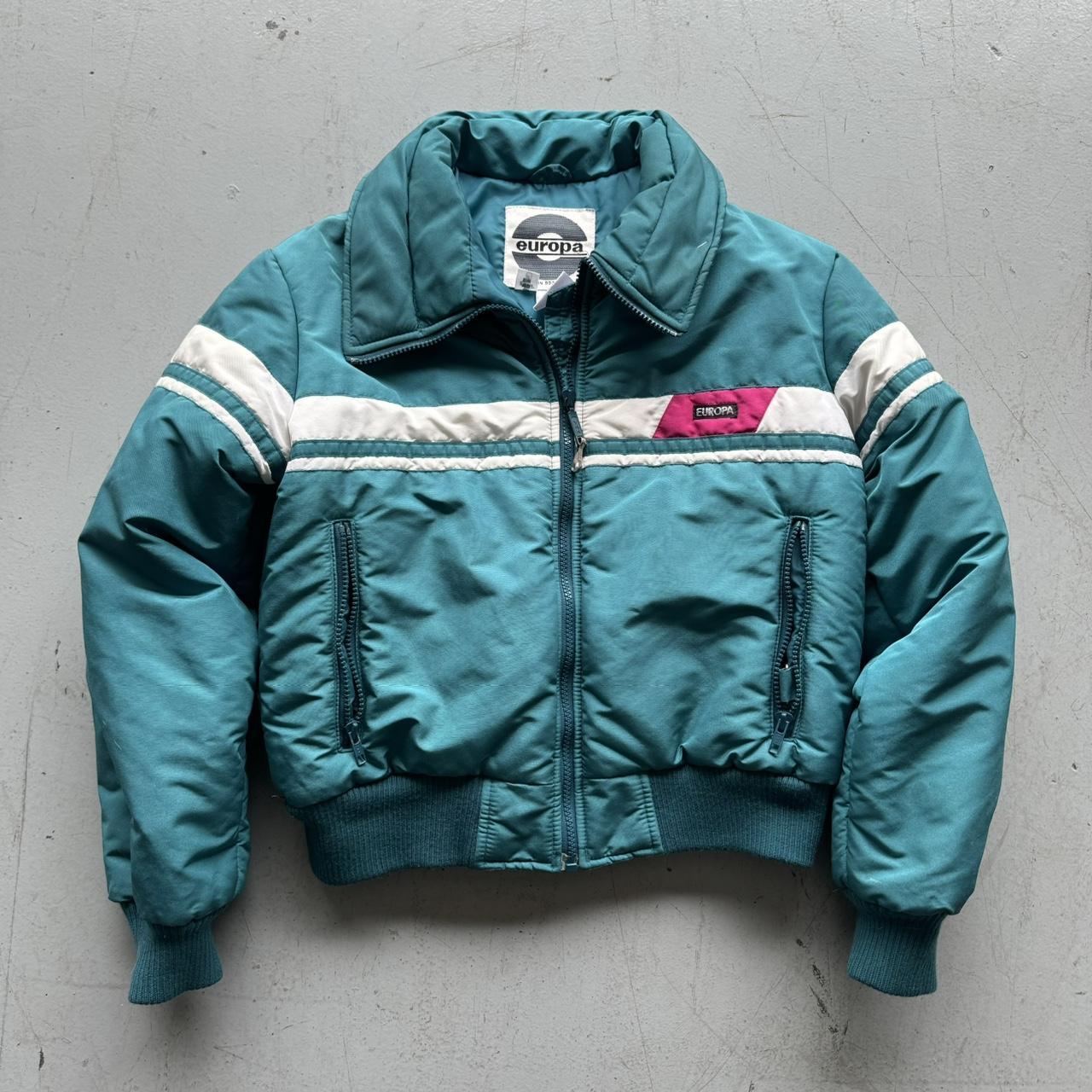 Women’s late 90’s puffer jacket with the nice stripe... - Depop