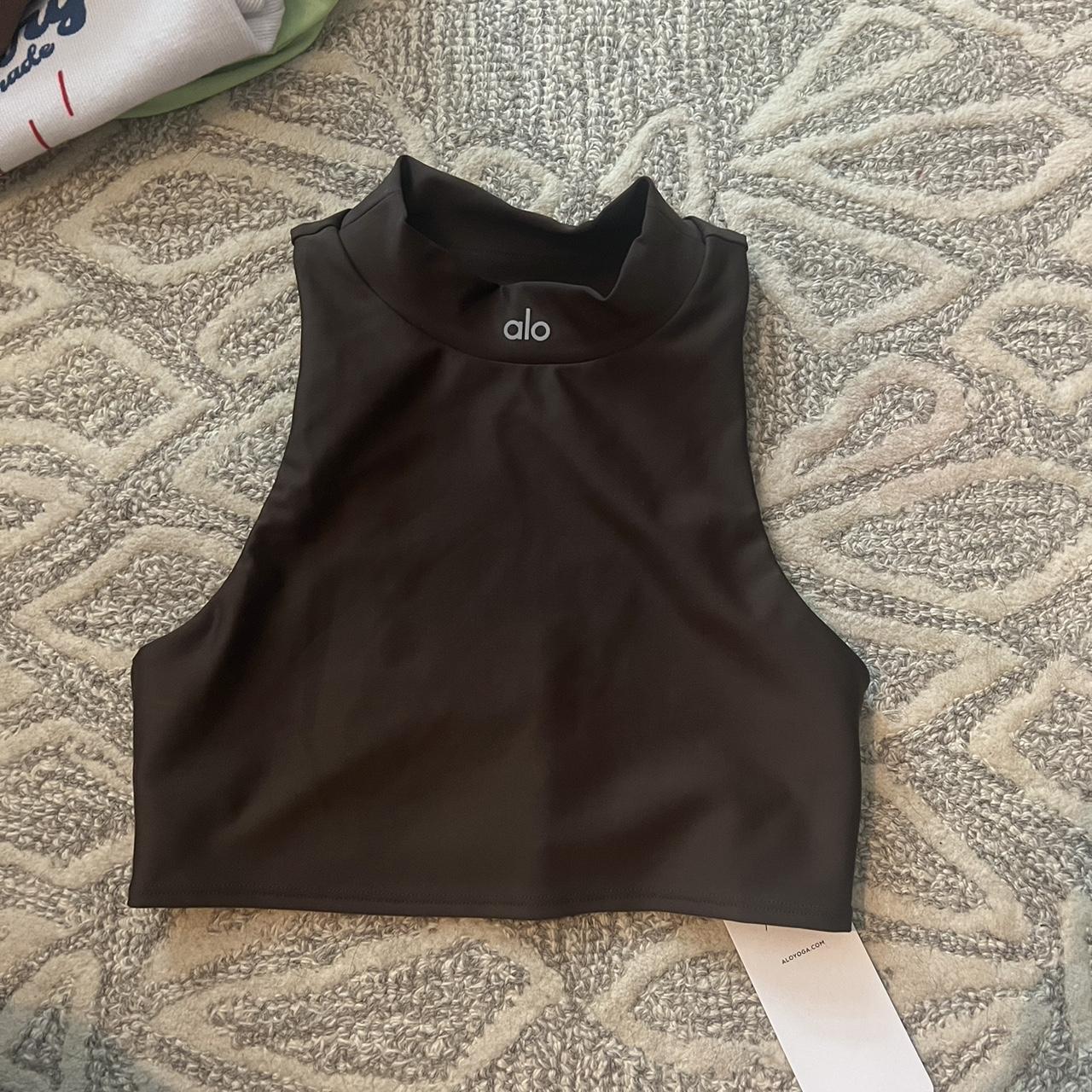 Alo Women's Crop-top | Depop