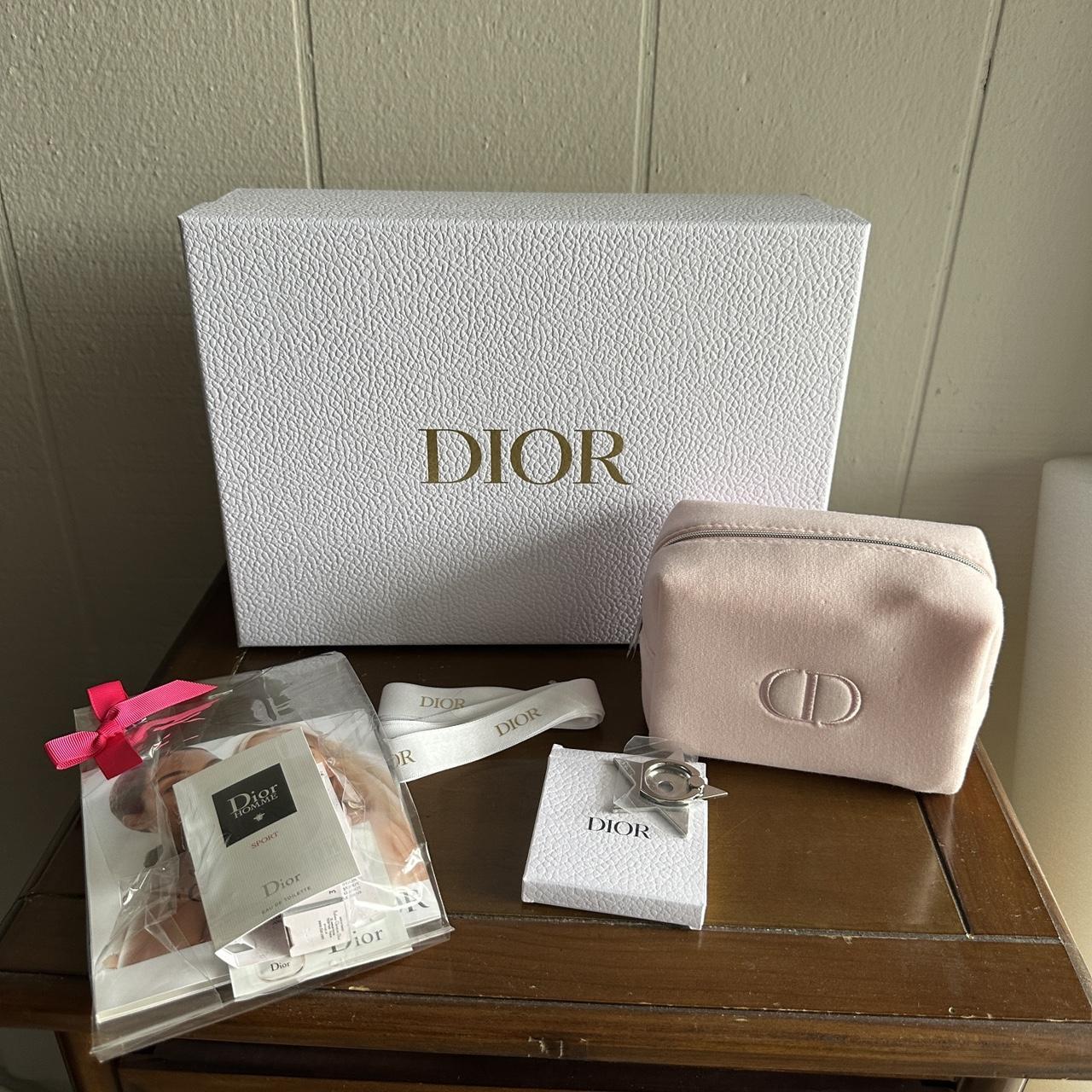 Makeup pouch set What im selling in this set... - Depop