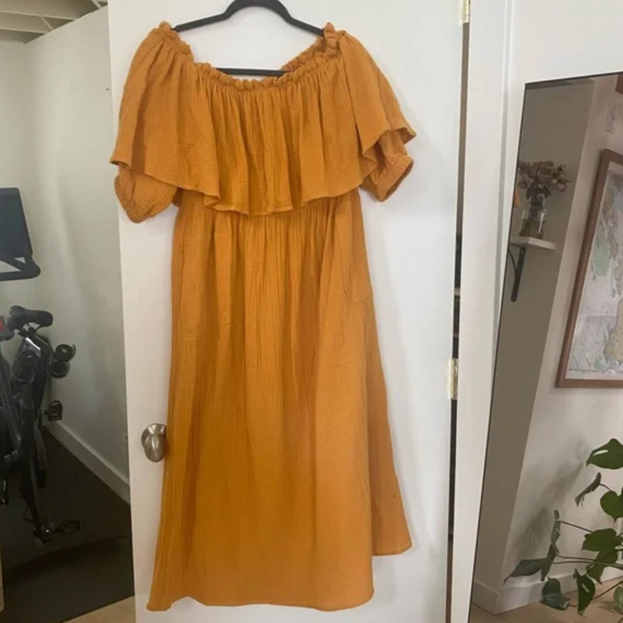 Worn once Off the shoulder yellow dress. Too big... - Depop