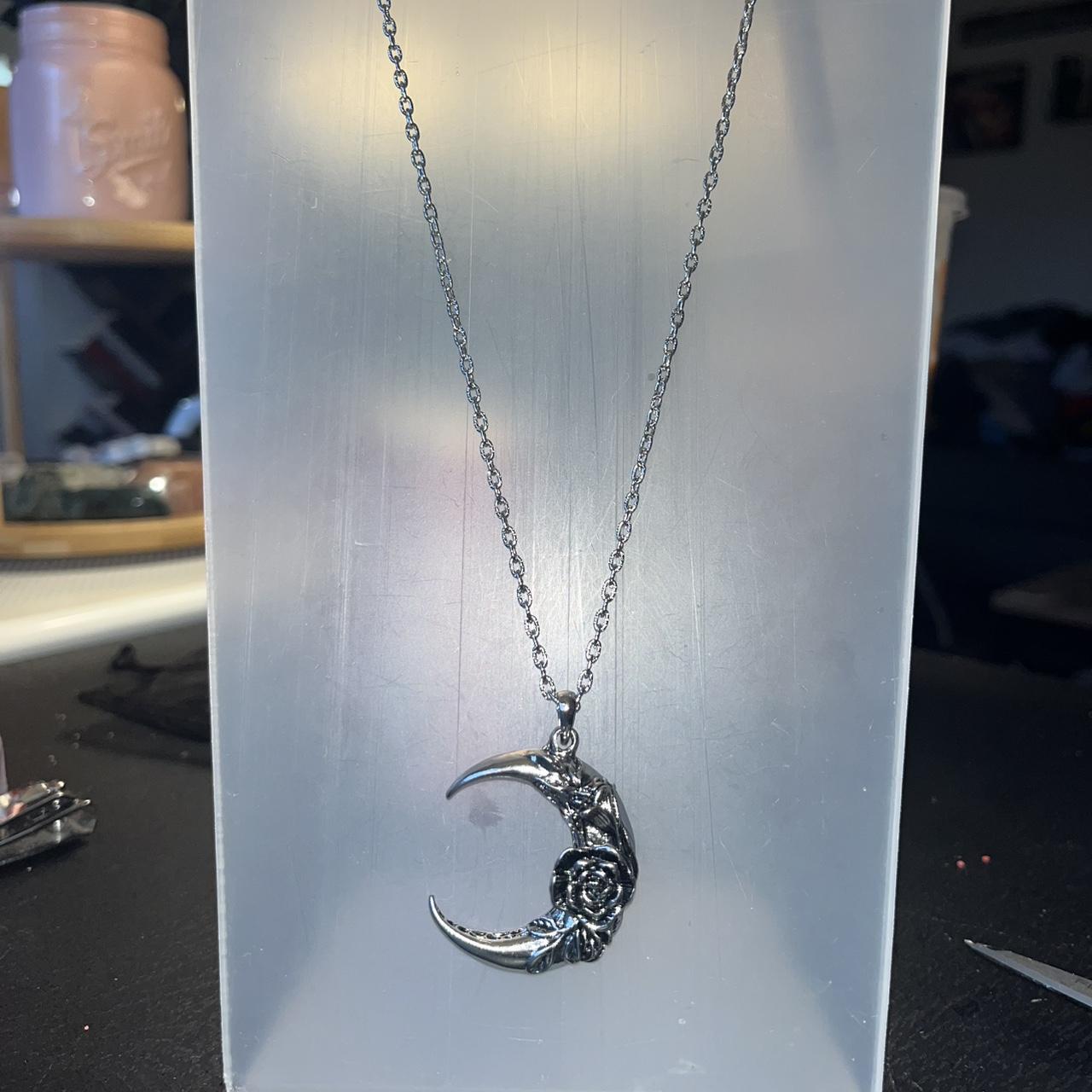 Silver moon / rose necklace 16in | Depop
