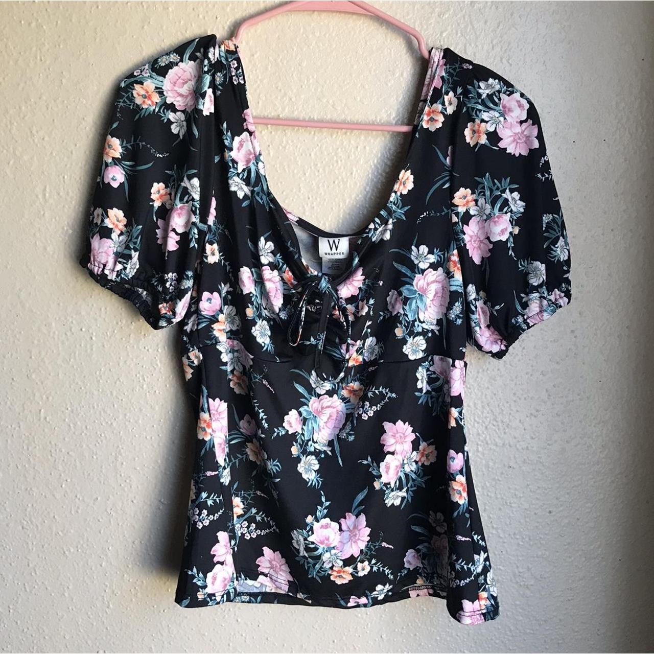 beautiful floral blouse great condition :)... - Depop