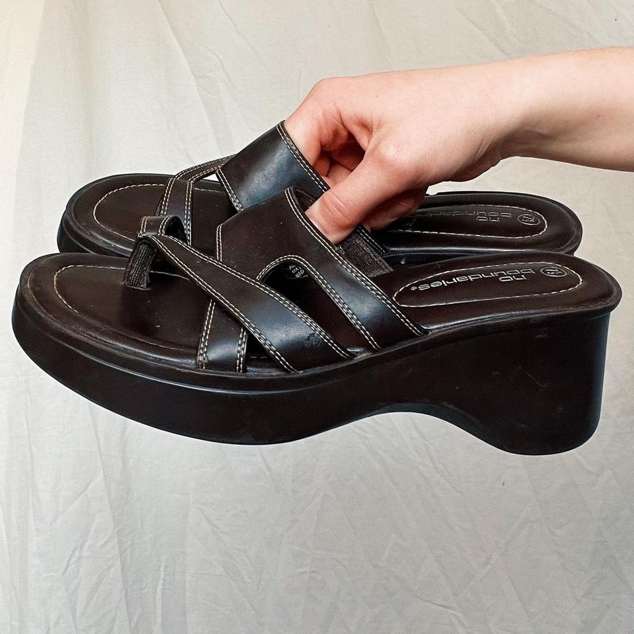 No Boundaries Women's Black and Brown Slides | Depop