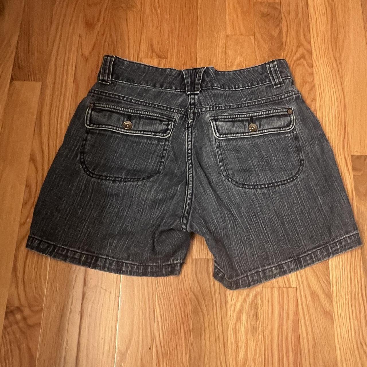 Adorrrrable Lee jean shorts. Too small for me :( - Depop