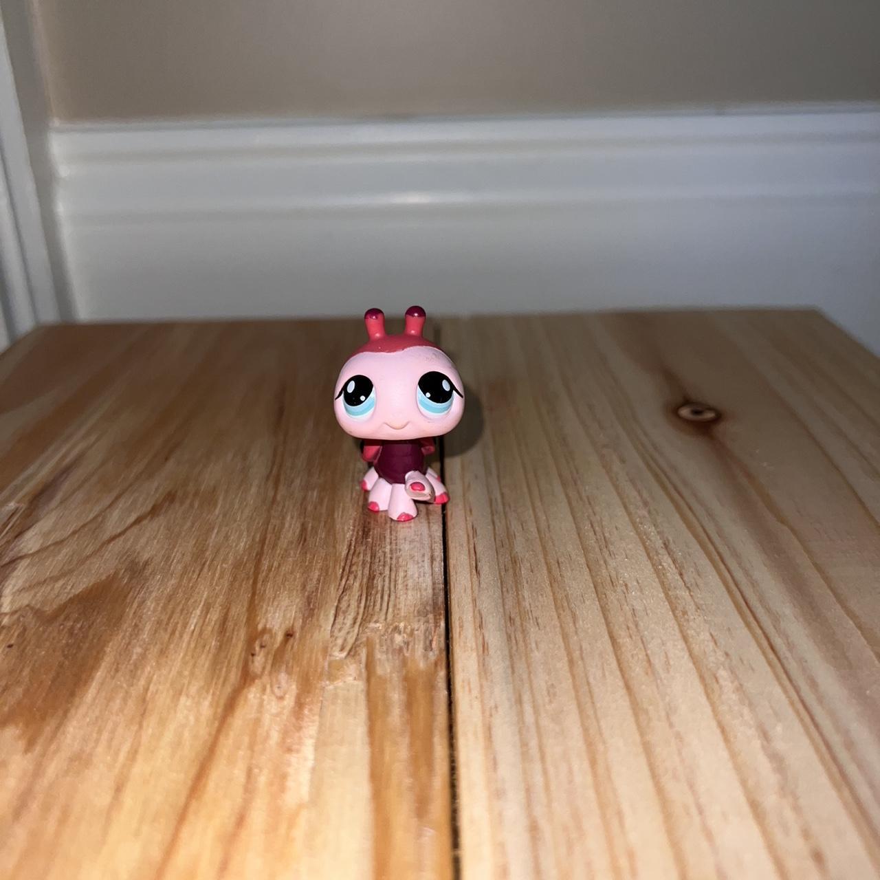 AUTHENTIC LPS LADYBUG #1017 LITTLEST PET... - Depop