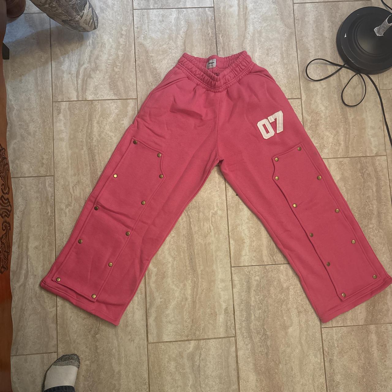 Medium pink 07even ig brand Dm for... | Depop