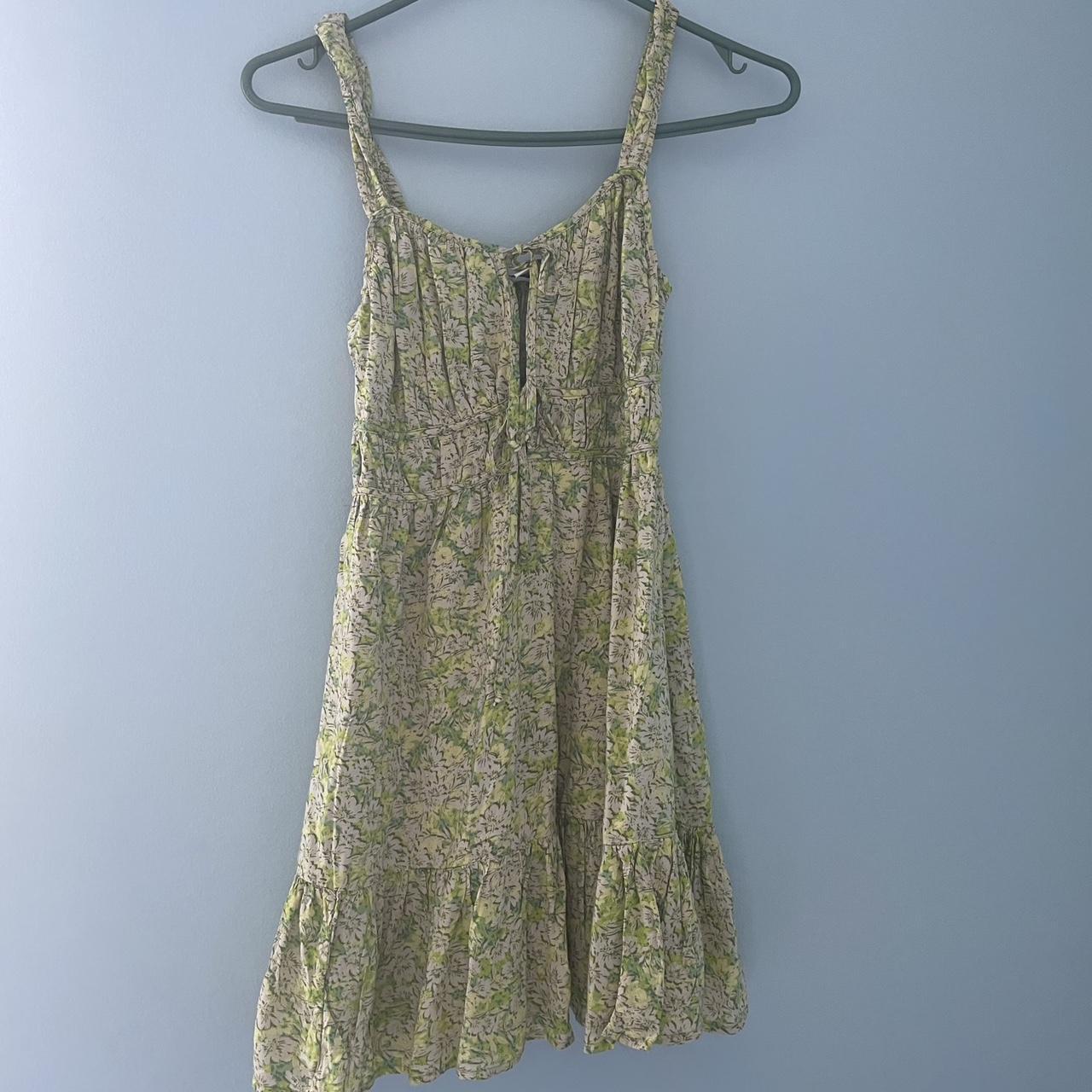 green floral sundress from american eagle too big on... - Depop