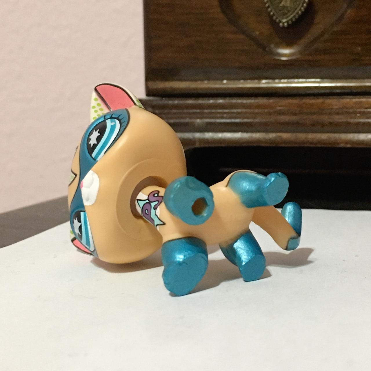 ⚠️AFTERMARKET (NON AUTHENTIC) COMIC CON CAT⚠️ Very... - Depop