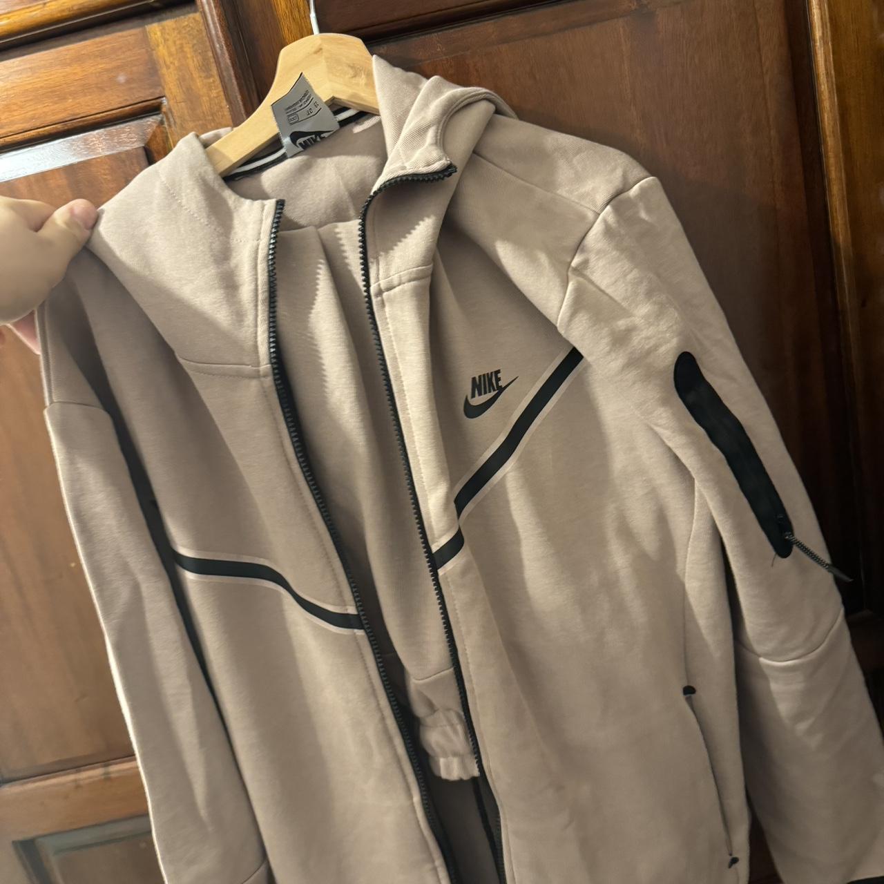 Nike beige tech fleece. Size XXL but fits like XL - Depop