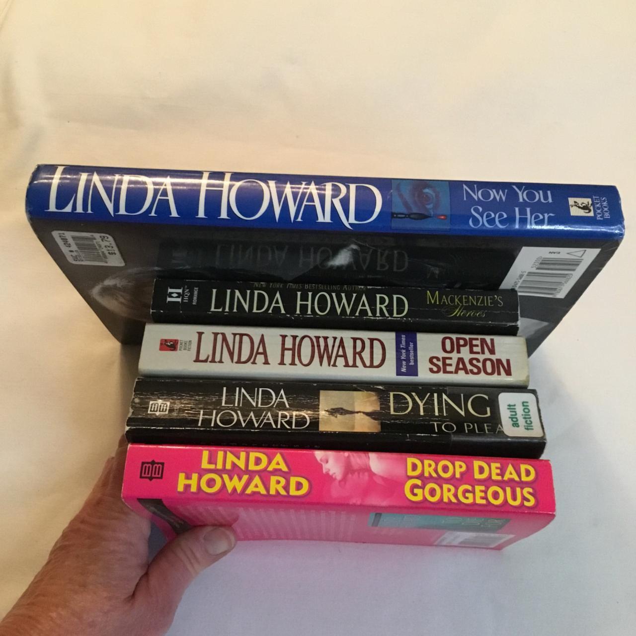 Linda Howard Book Lot 4 Paperback 1 Hardback... - Depop
