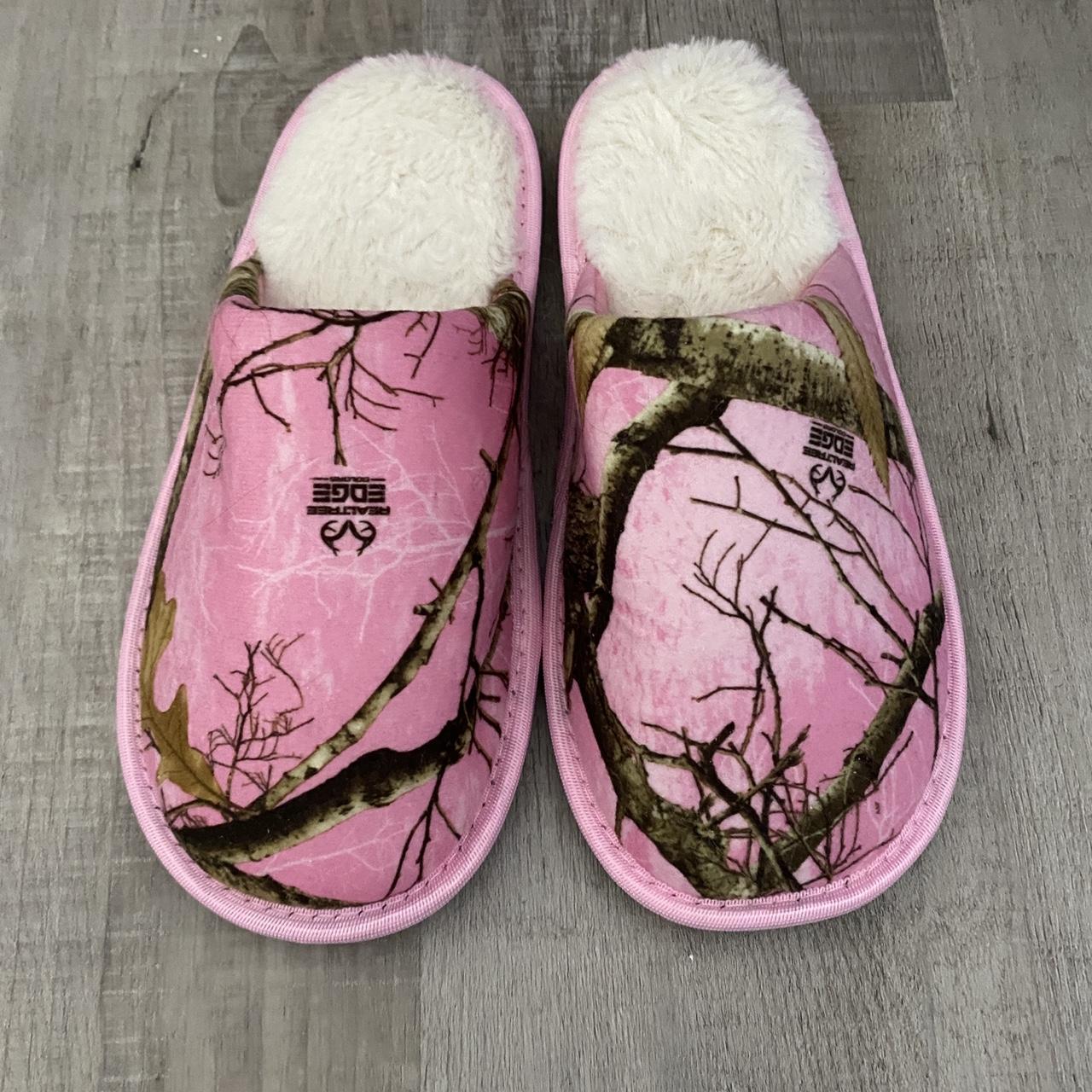 Real Tree Edge Camo Slippers Pink Camo Womens... - Depop