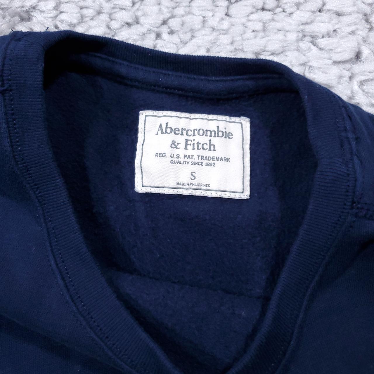 Abercrombie & Fitch navy blue and white crewneck y2k... - Depop