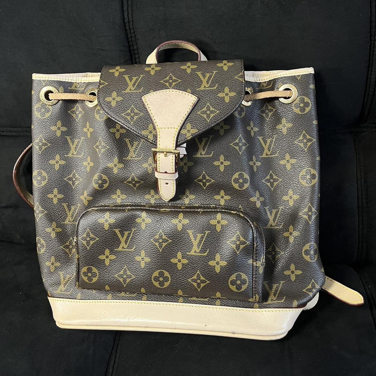 Cute little brown backpack! 🤎 Only flaw is shown in... - Depop