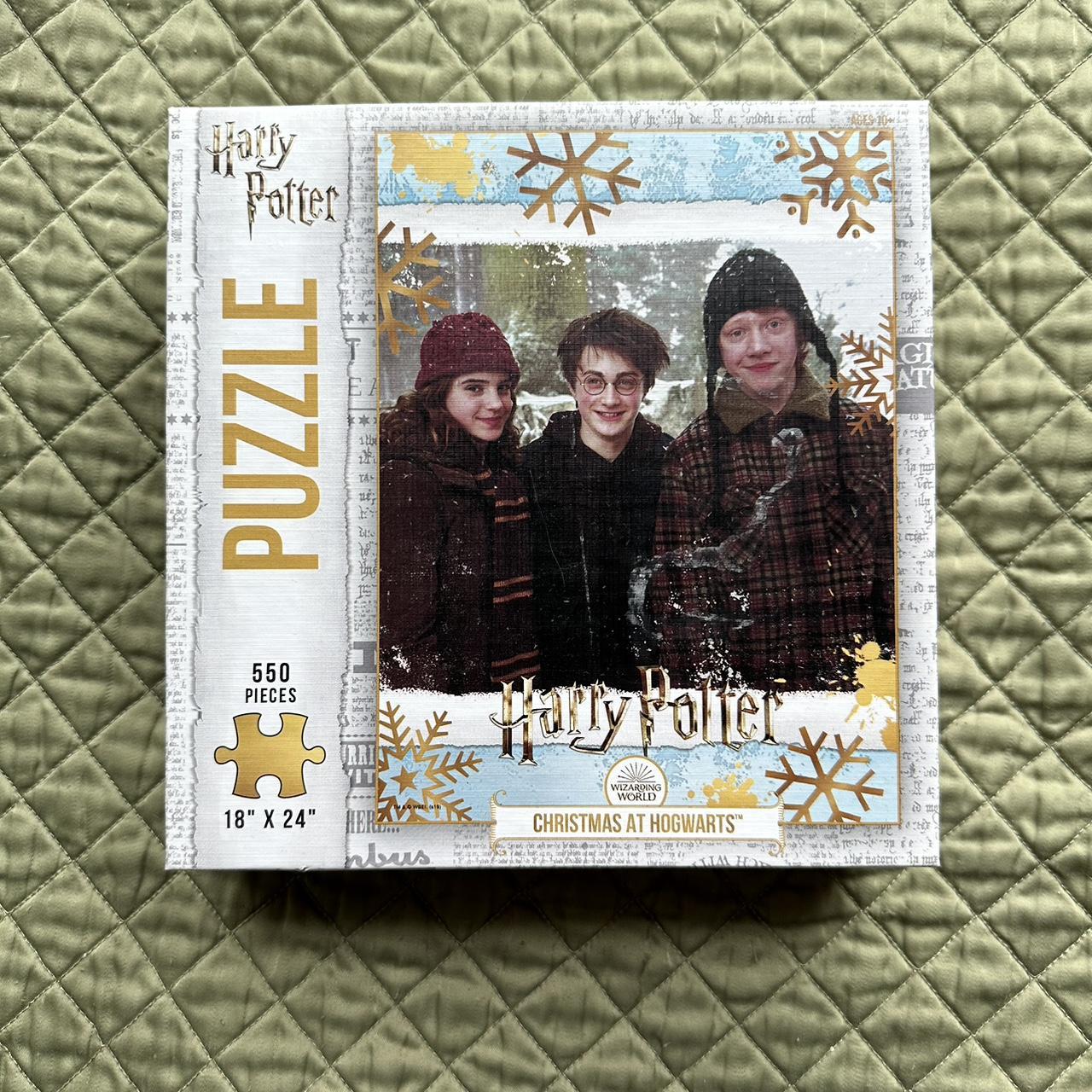 Harry Potter Christmas at Hogwarts 550 piece puzzle... - Depop