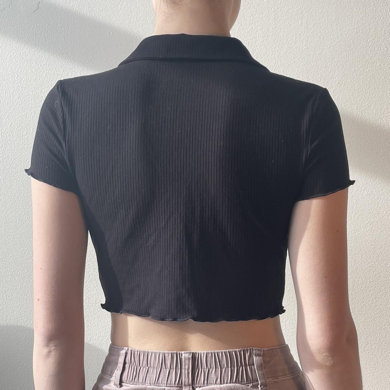Fashionnova cropped shirt Size Small Model: S Note:... - Depop