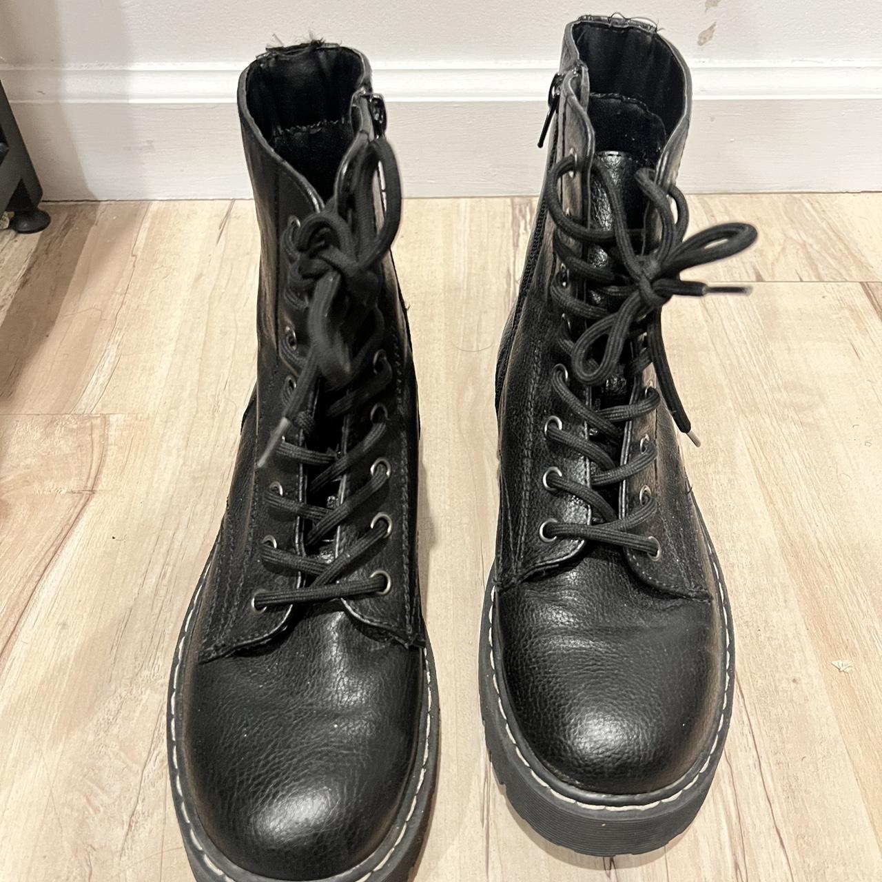 Union Bay Women's Hayden Combat Boot Black Pre loved... - Depop