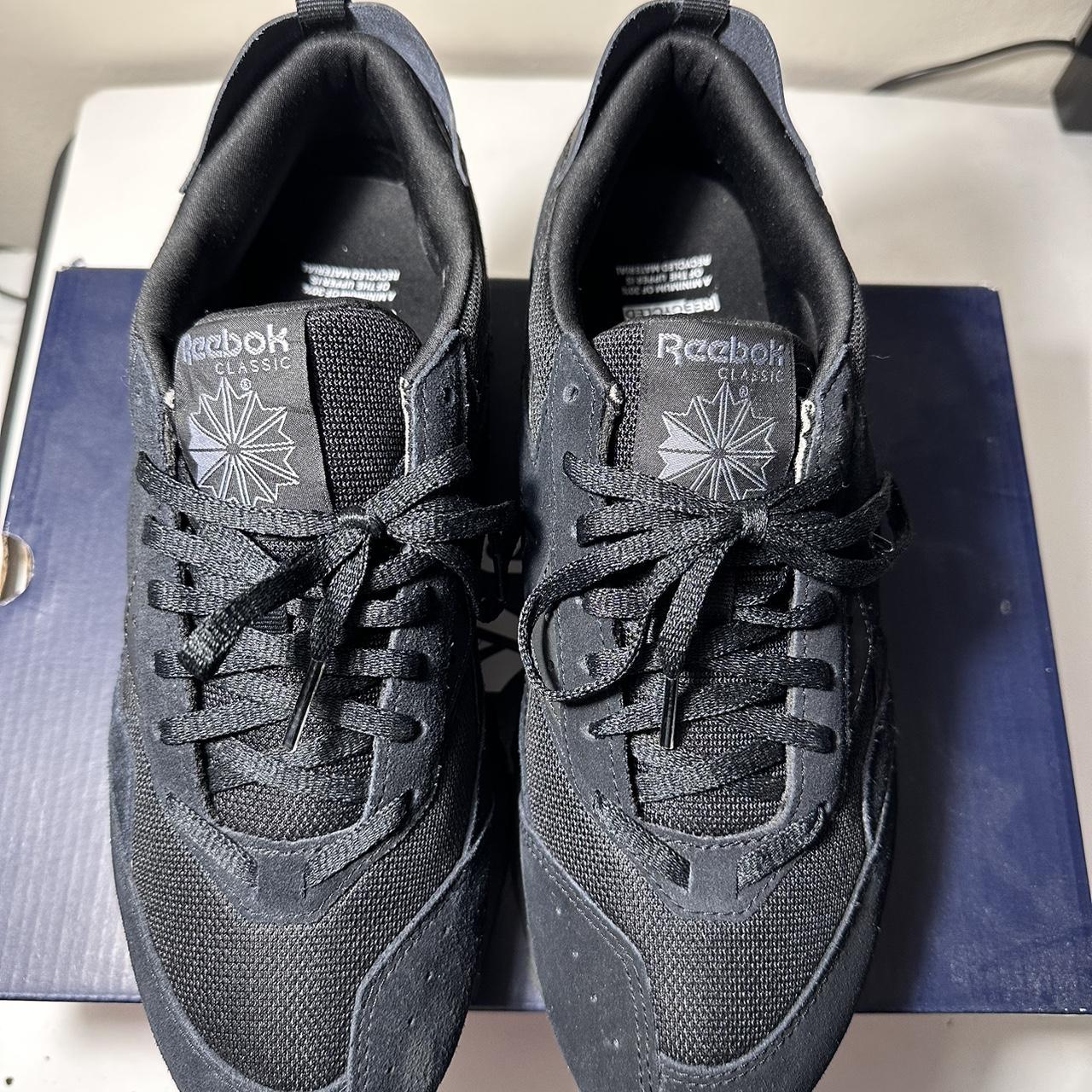 Reebok LX2200 Black Unisex Men’s Size 10 Pre-Owned... - Depop