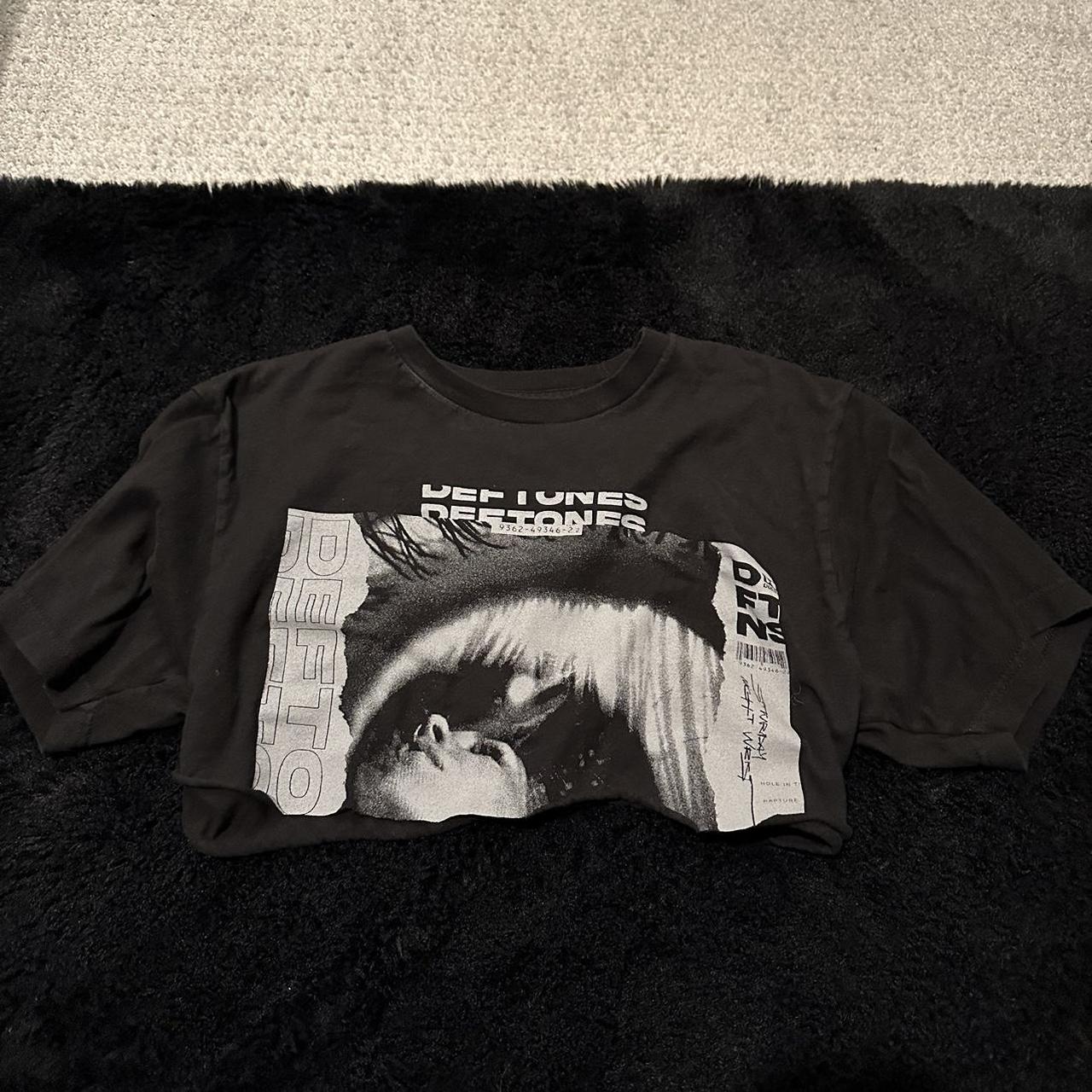 deftones crop top fits like small - super cute for... - Depop